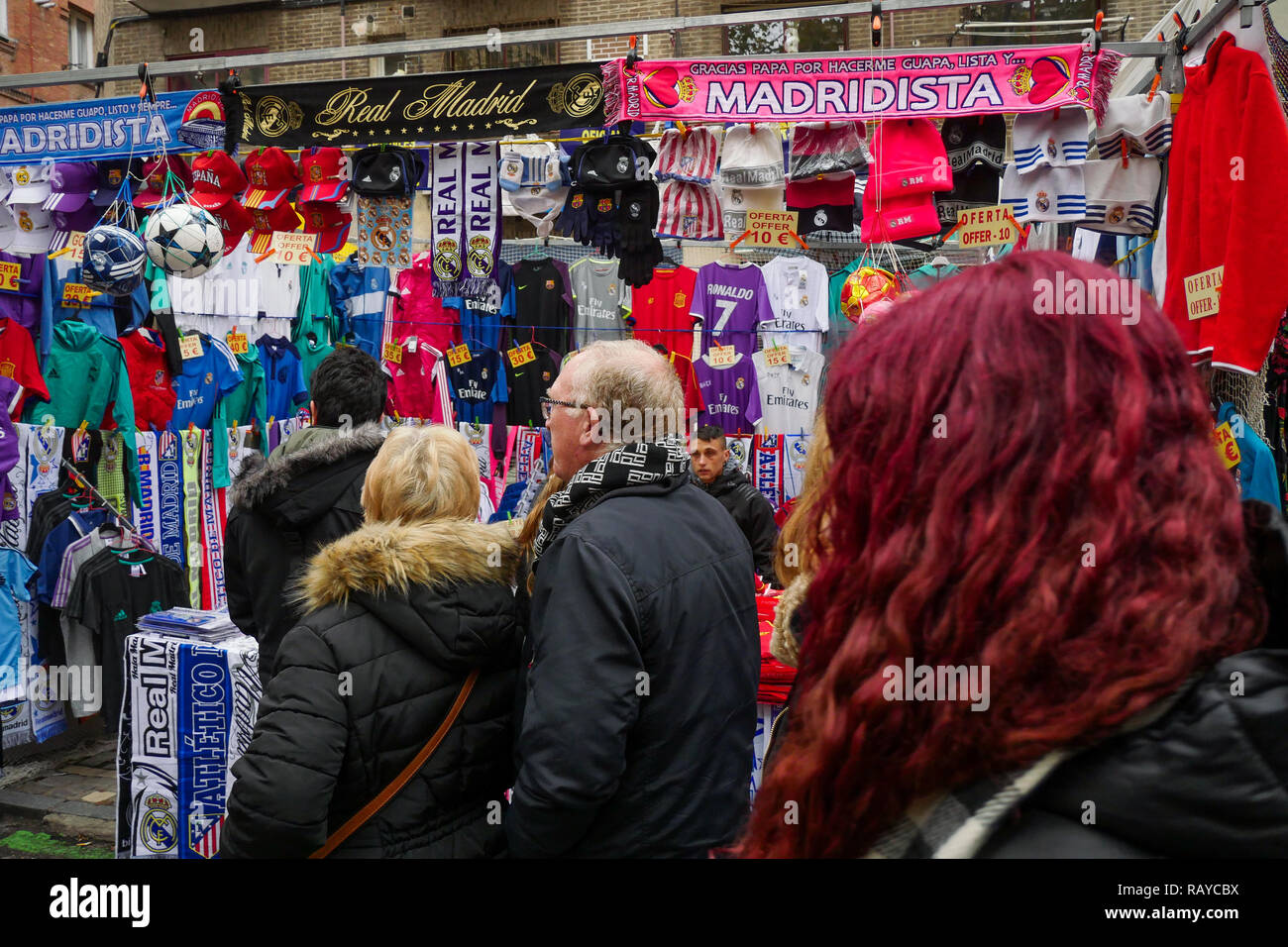 El Rastro open air market, Madrid, Spain Stock Photo - Alamy
