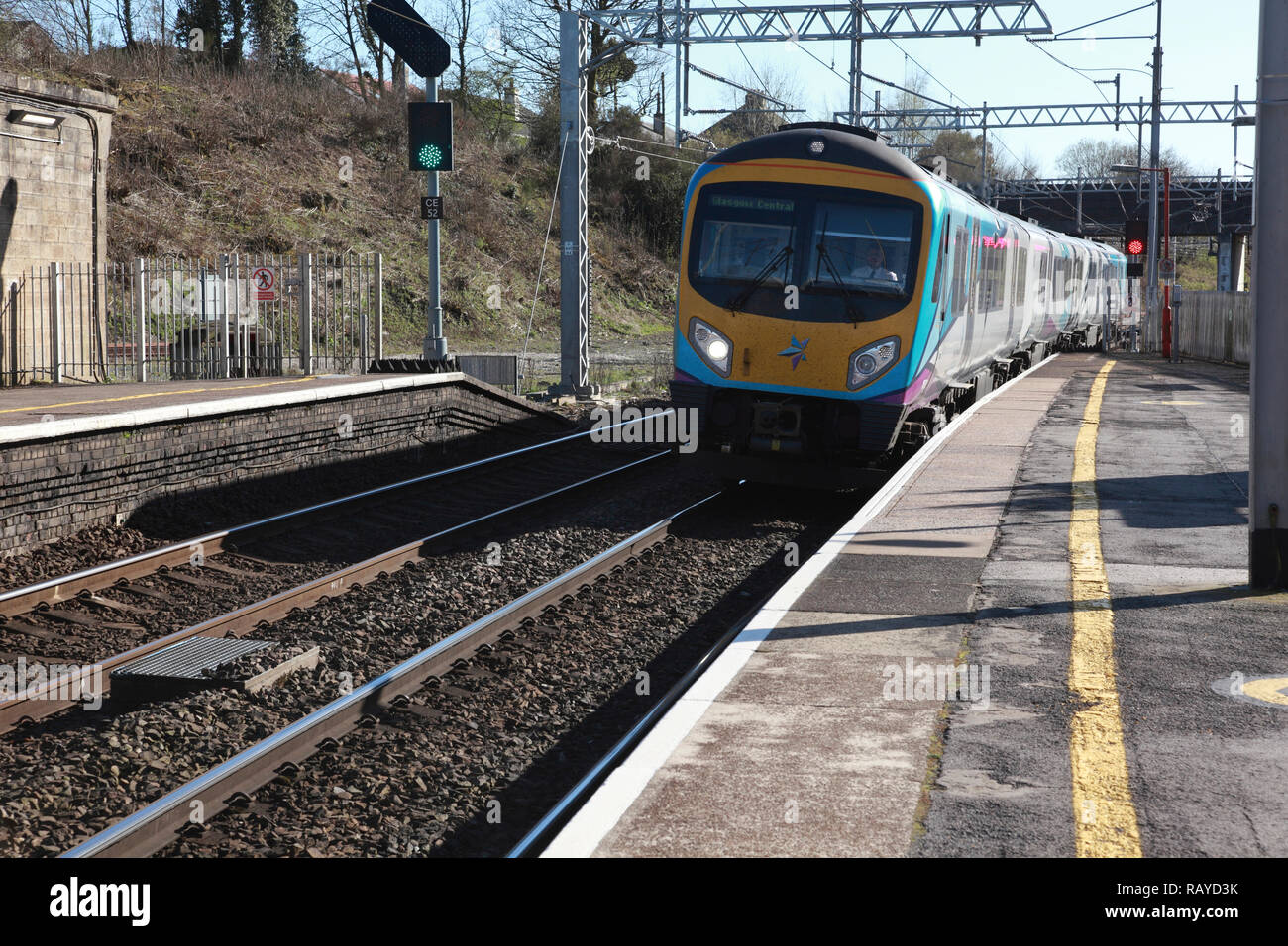 A TransPennine Express train approaching Platform 2 at Oxenholme ...