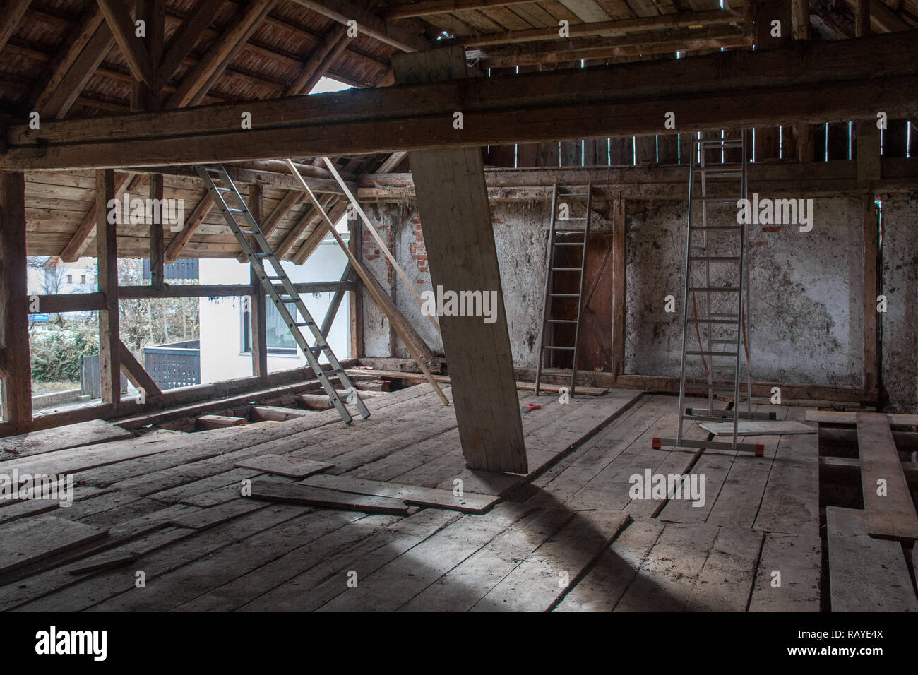 Broken down barn hi-res stock photography and images - Alamy