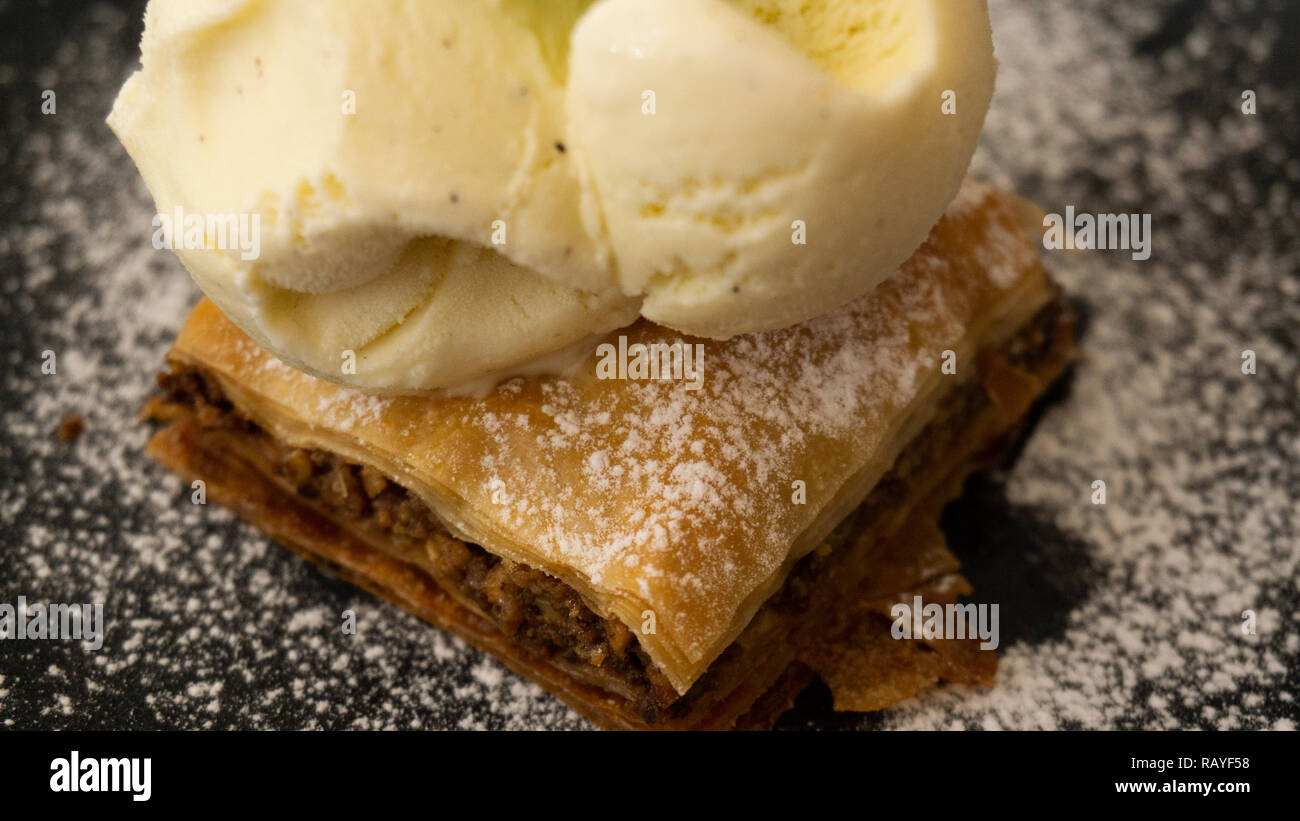 Lebanese cake hi-res stock photography and images - Alamy