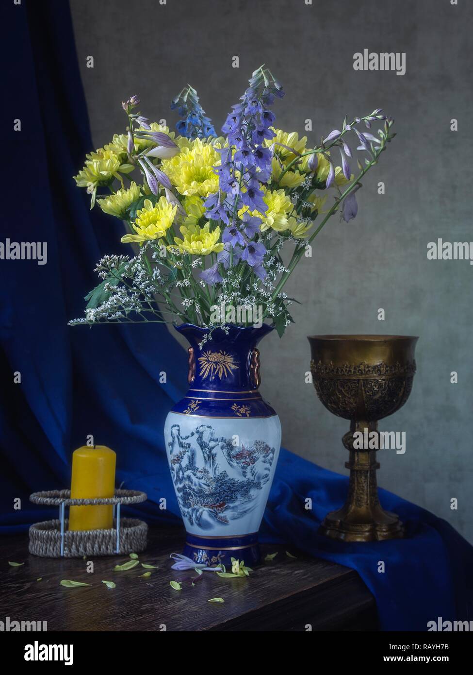 Cute flowers beautiful bouquet hi-res stock photography and images - Alamy