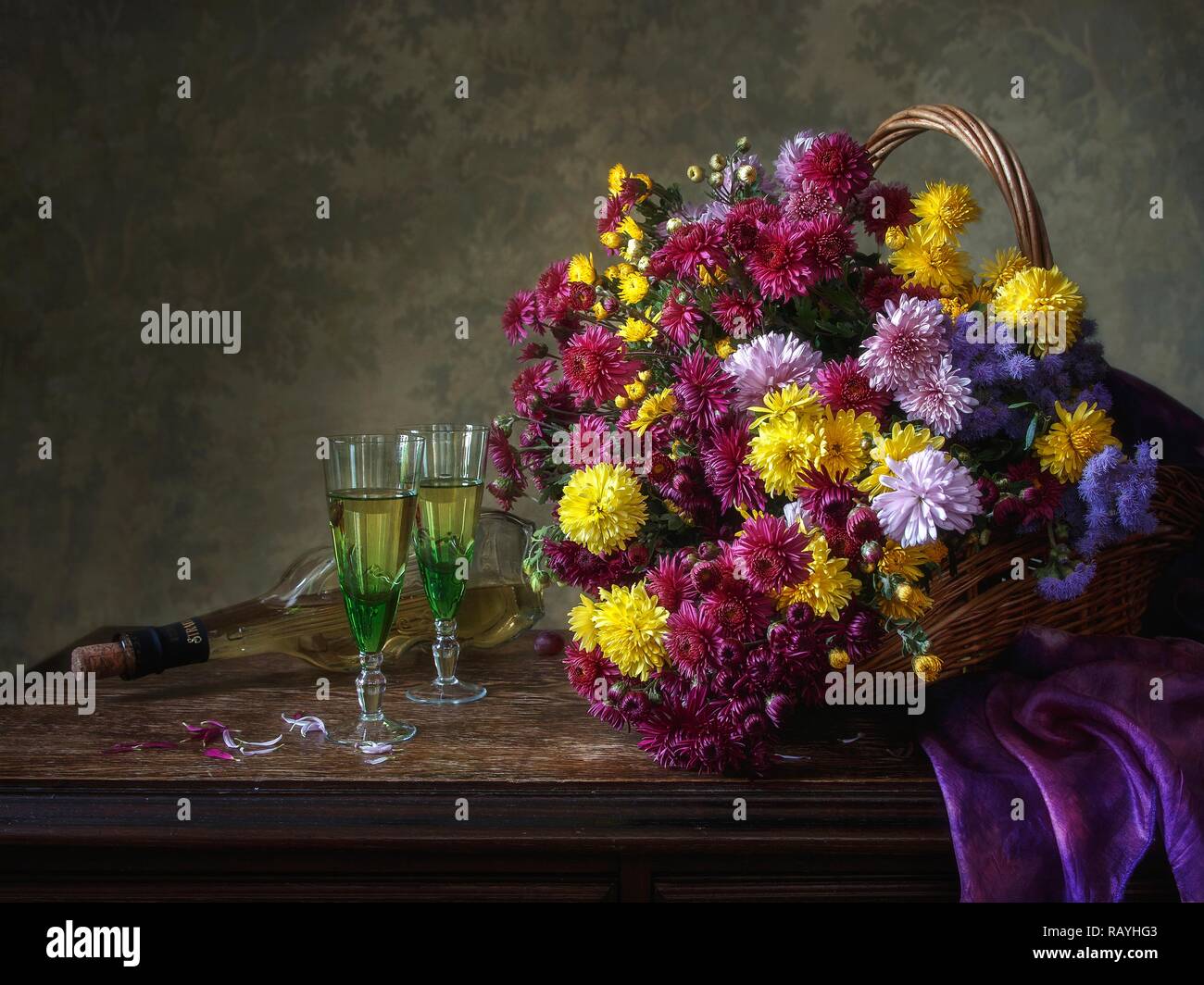 Still life with bouquet of chrysanthemum flowers Stock Photo - Alamy