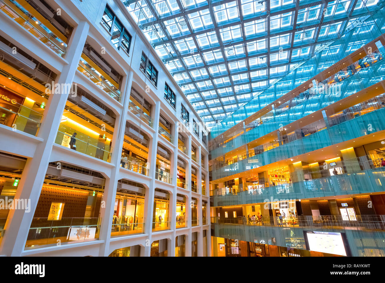 Kitte marunouchi atrium hi-res stock photography and images - Alamy