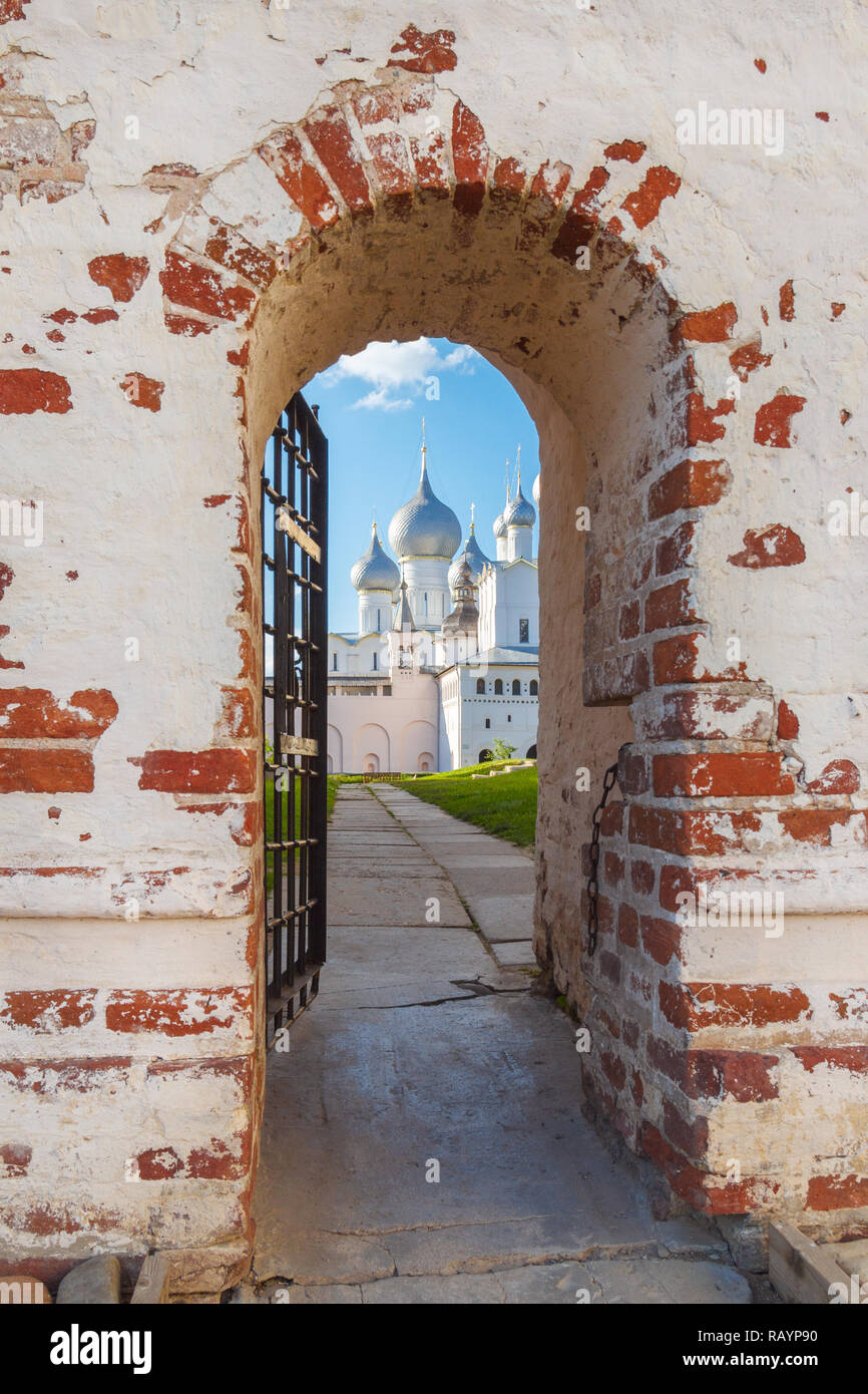 Entrance to the Kremlin of Rostov Veliky, Russia Stock Photo - Alamy