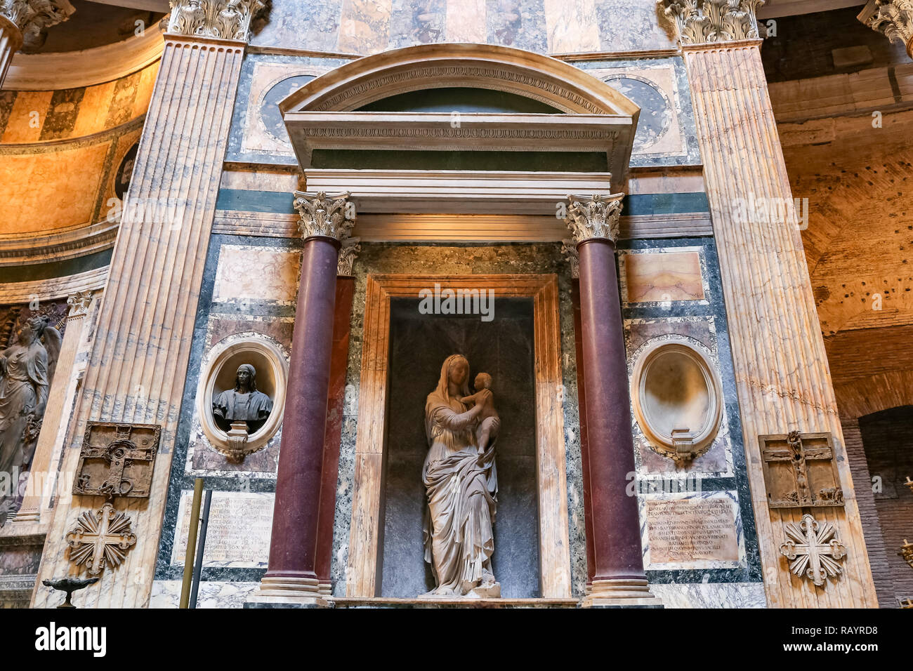 Tomb of raphael hi-res stock photography and images - Alamy