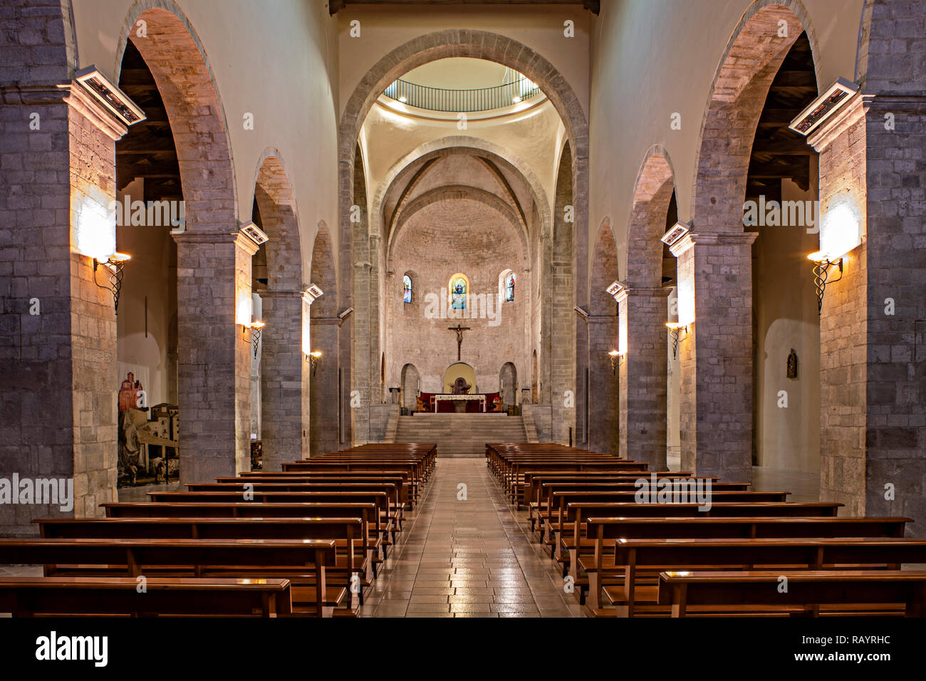 Nave architecture hi-res stock photography and images - Alamy