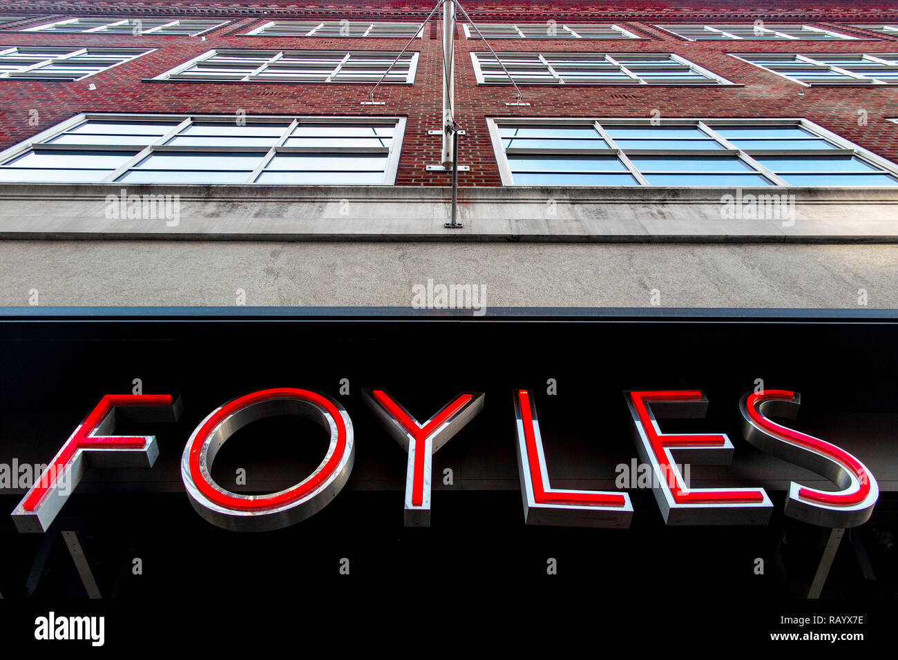 Charing cross road book hi-res stock photography and images - Alamy