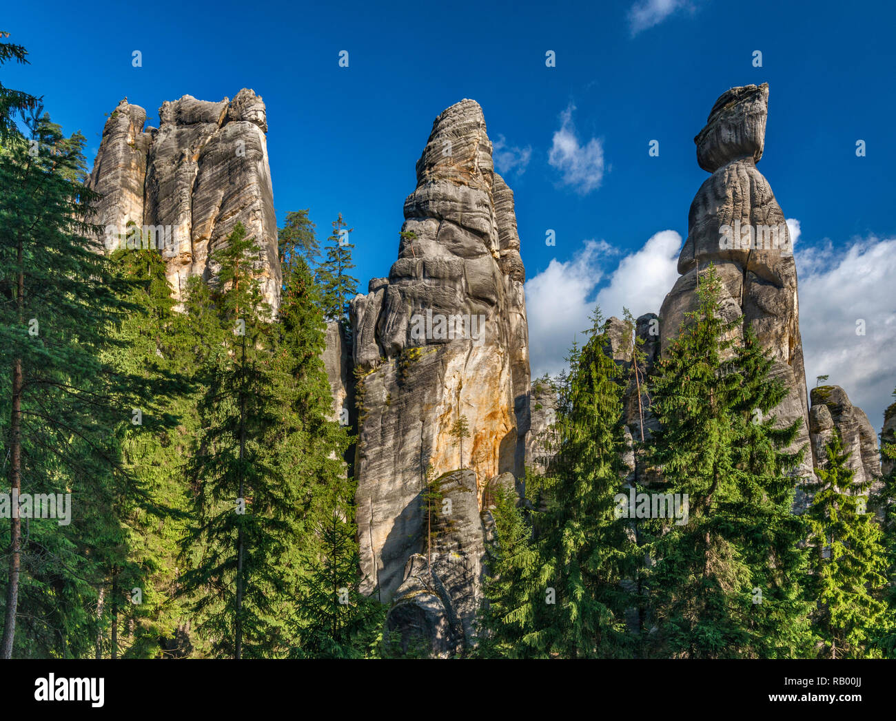 Sandstone spires hi-res stock photography and images - Alamy