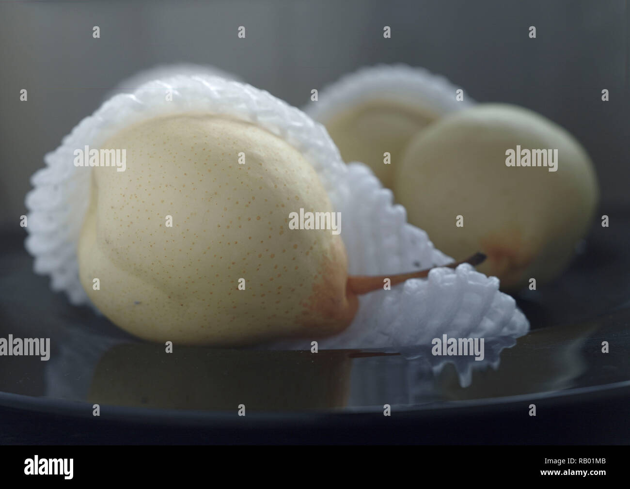 Chinese Ya Pear Stock Photos & Chinese Ya Pear Stock Images - Alamy