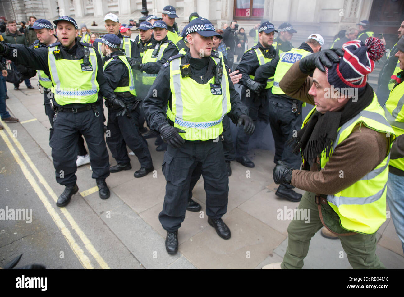 Yellow vest protesters in London Credit: George Cracknell Wright/Alamy ...