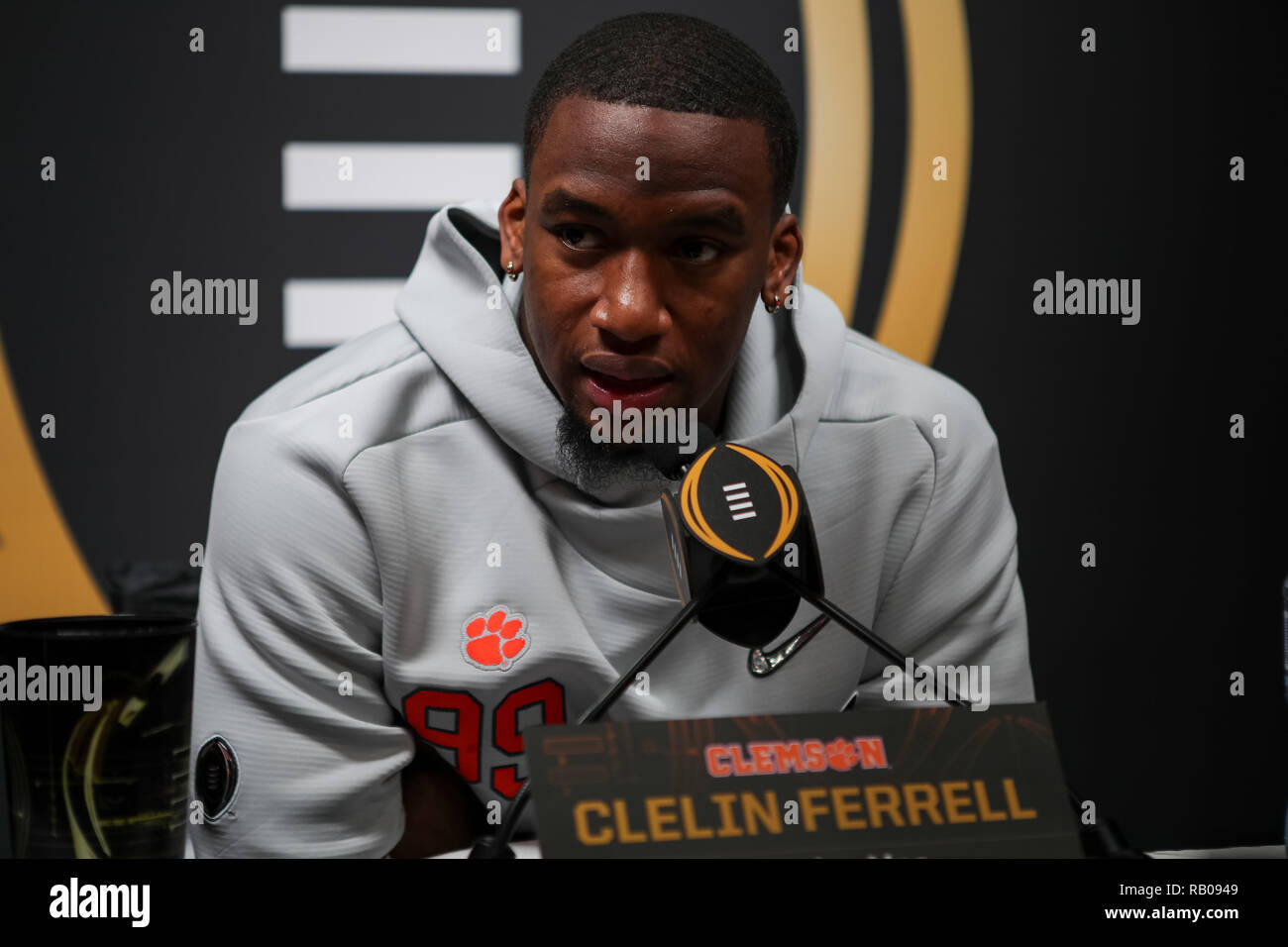 Clelin ferrell clemson hi-res stock photography and images - Alamy