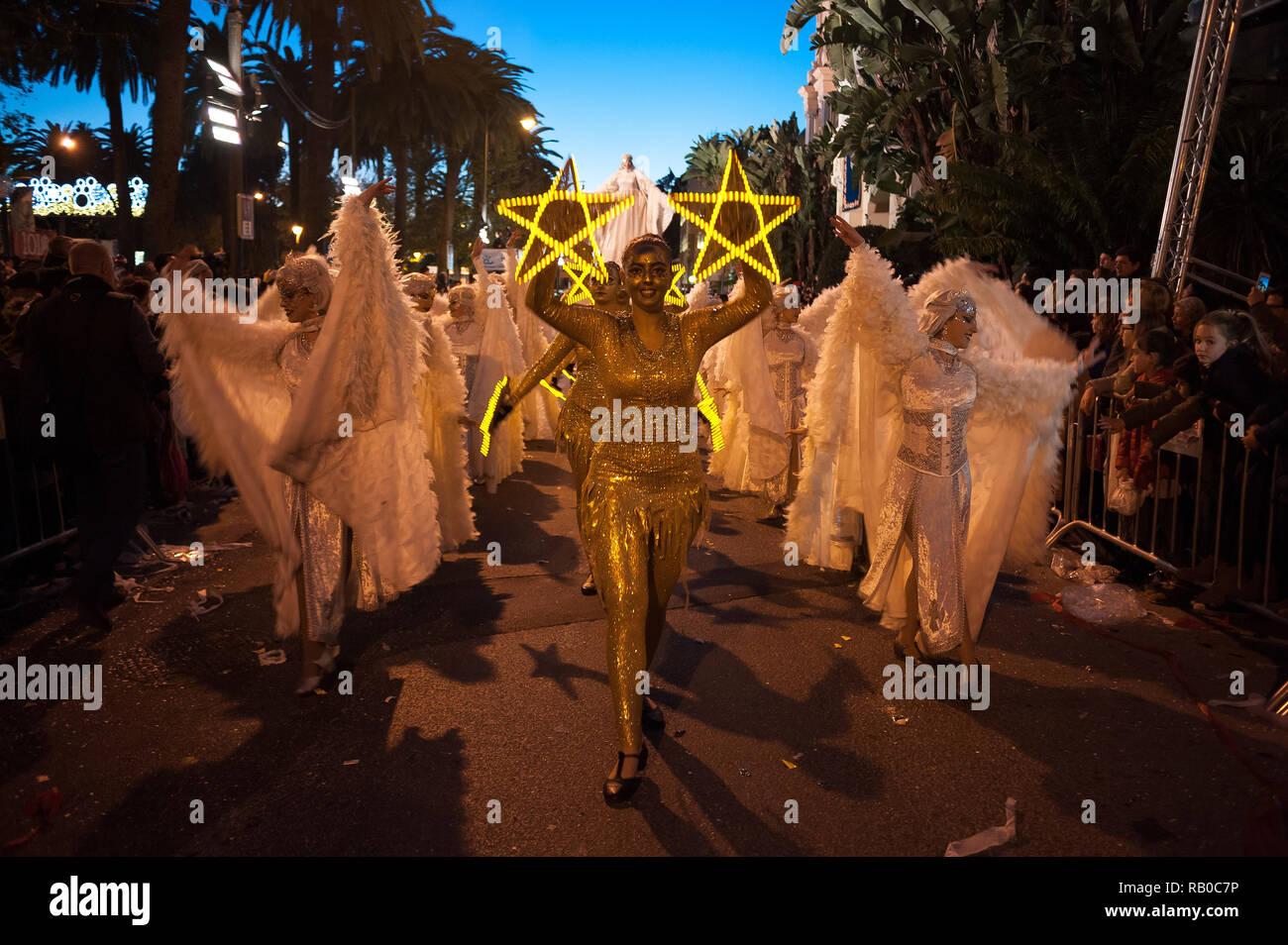 Malaga, Spain. 5th Jan 2019. Women seen in fancy dress dancing on the ...