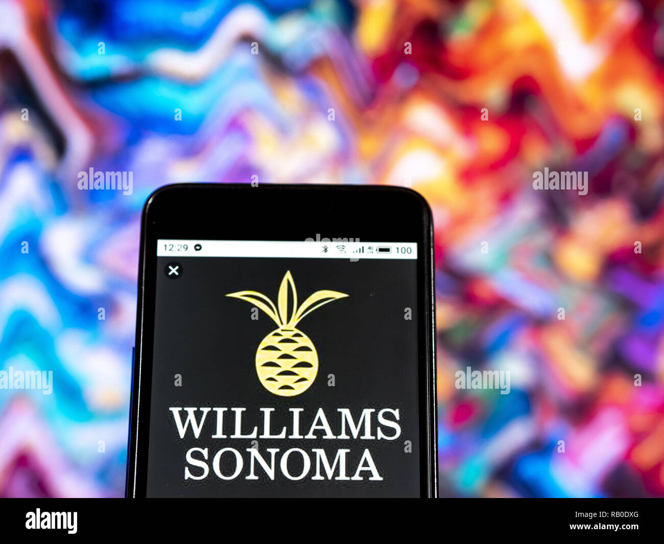 Williams sonoma logo hi-res stock photography and images - Alamy