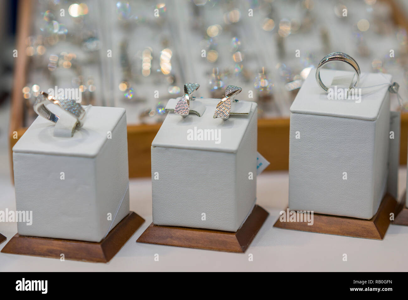 Display sale engagement rings hi-res stock photography and images - Alamy