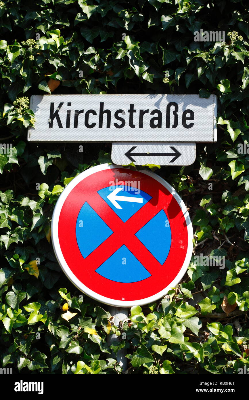 Road sign and street sign, Leer, Ostfriesland, Lower Saxony, Germany ...