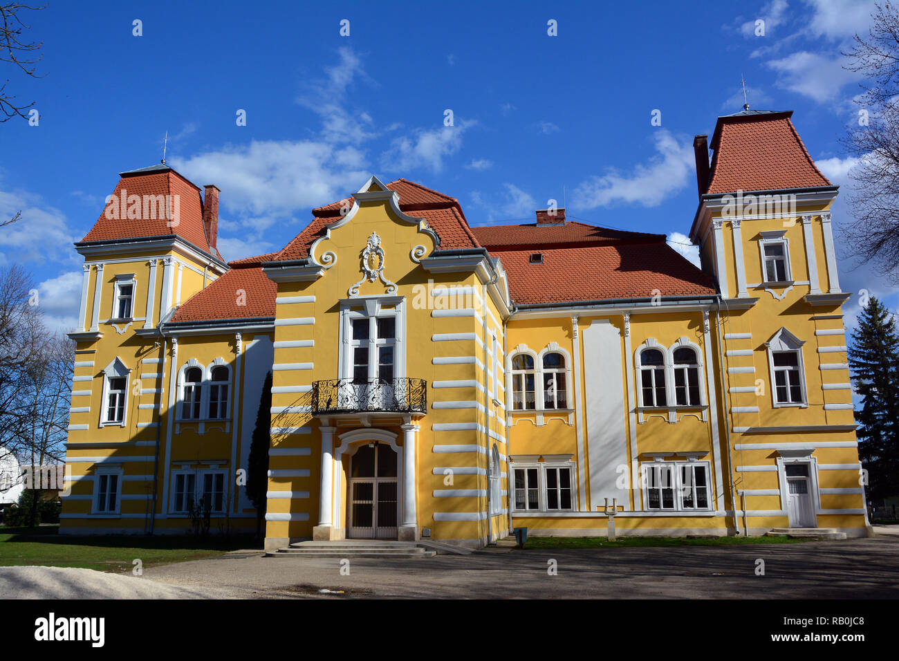 Reviczky castle hi-res stock photography and images - Alamy