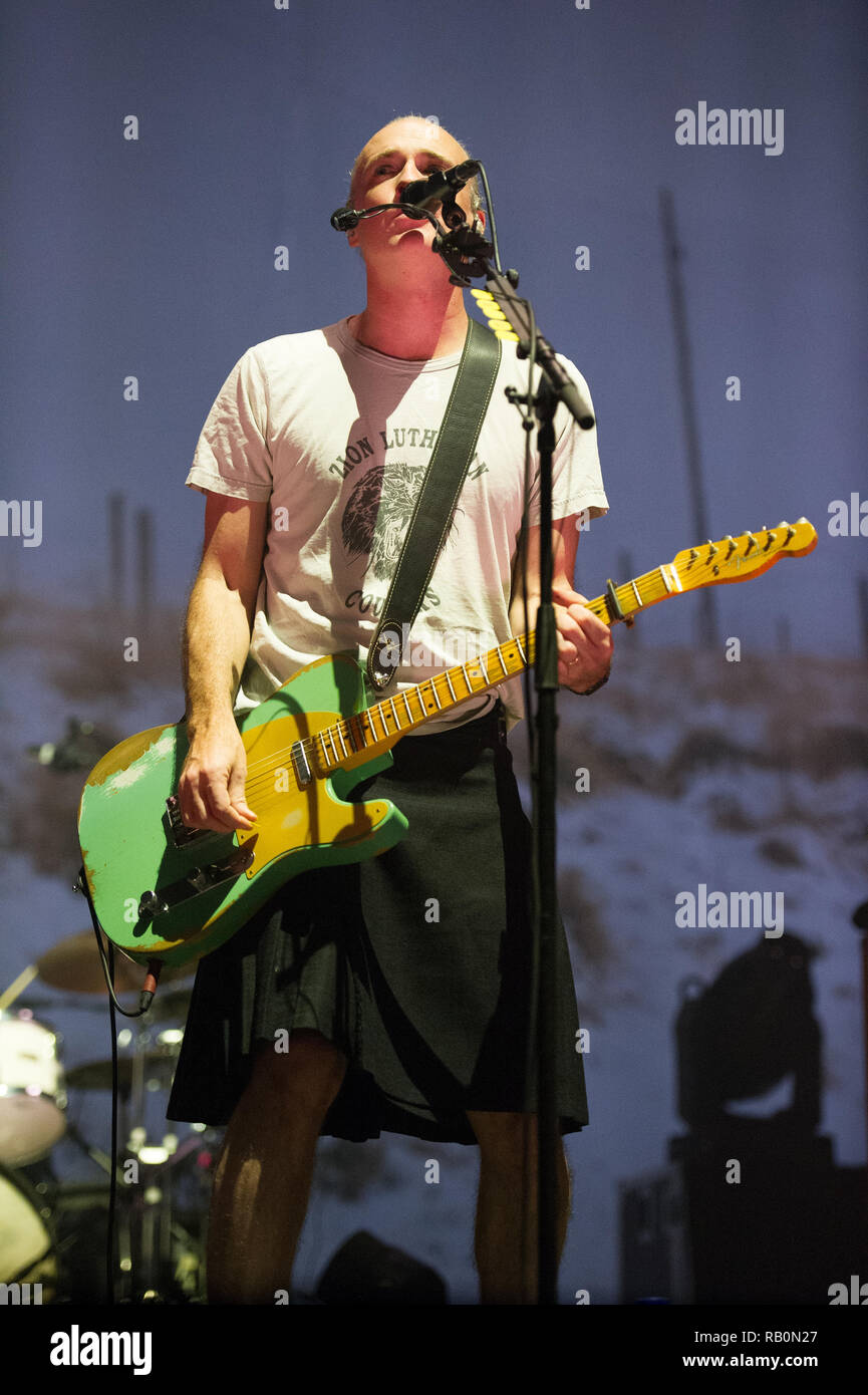 Lead singer fran healy hi-res stock photography and images - Alamy