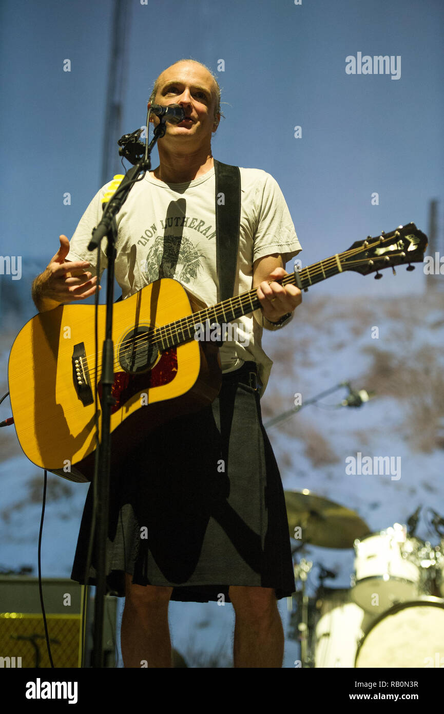 Lead singer fran healy hi-res stock photography and images - Alamy