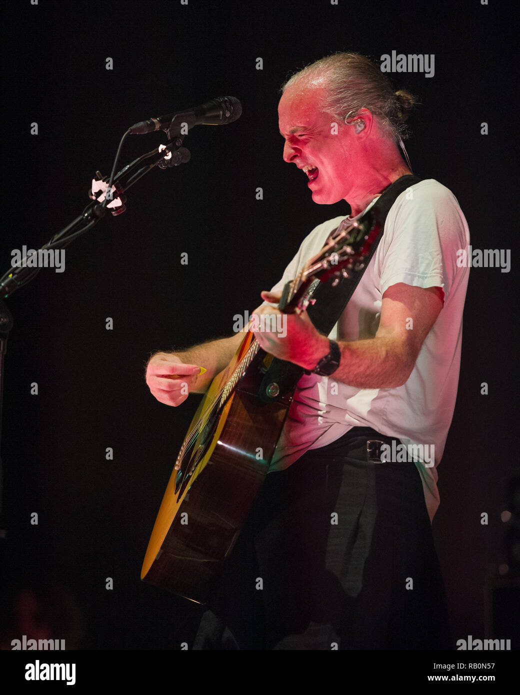 Lead singer fran healy hi-res stock photography and images - Alamy