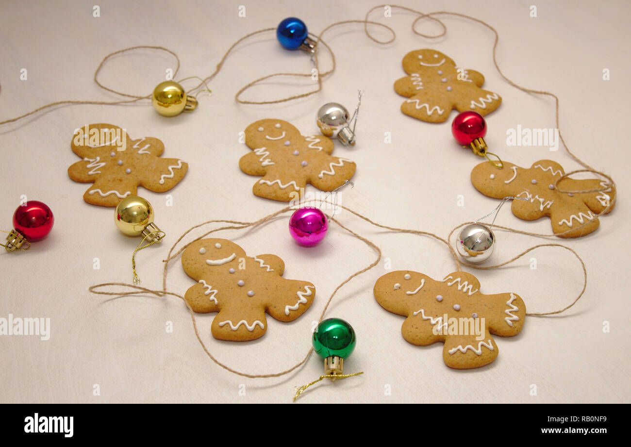Gingerbread man broken hi-res stock photography and images - Alamy