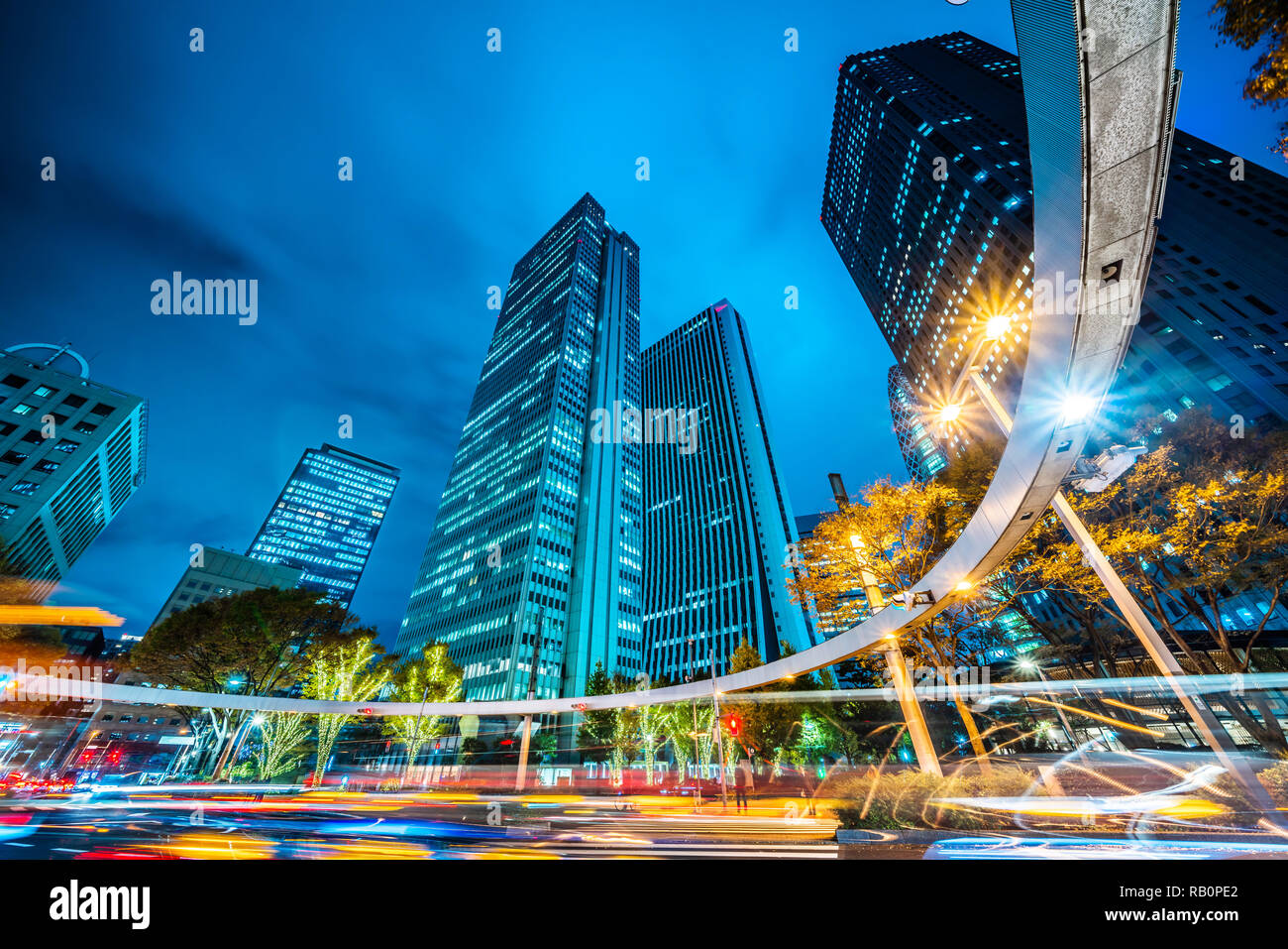 Urban intersection perspective hi-res stock photography and images - Alamy
