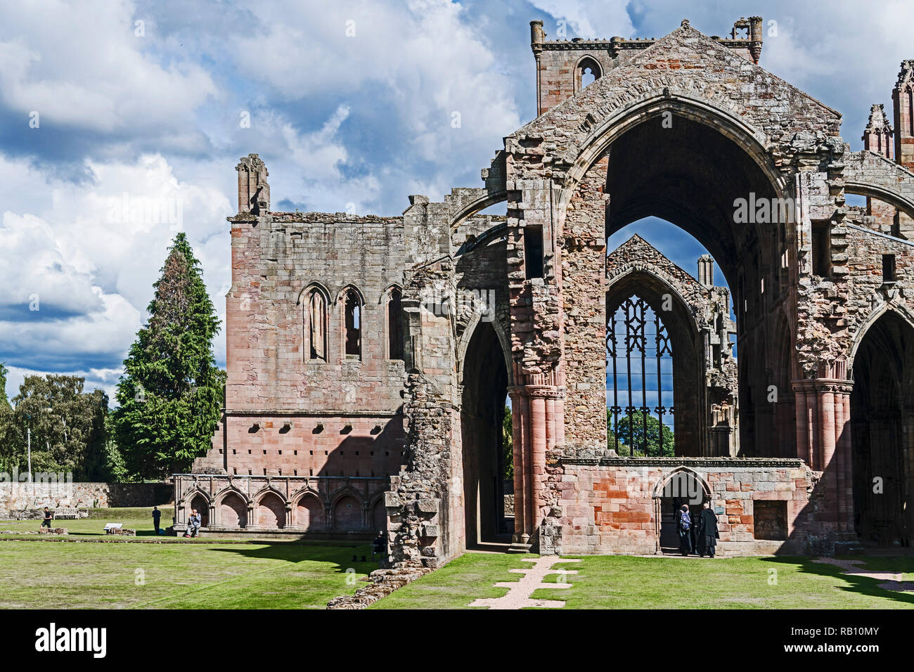 Melrose abbey scotland hi-res stock photography and images - Alamy