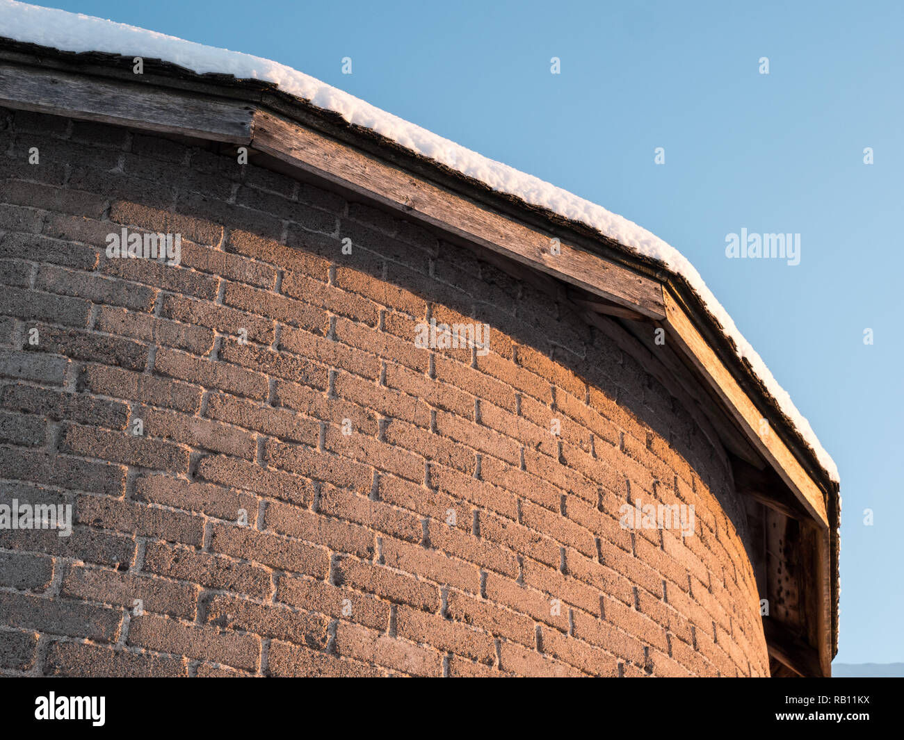 Curved brick wall hi-res stock photography and images - Alamy