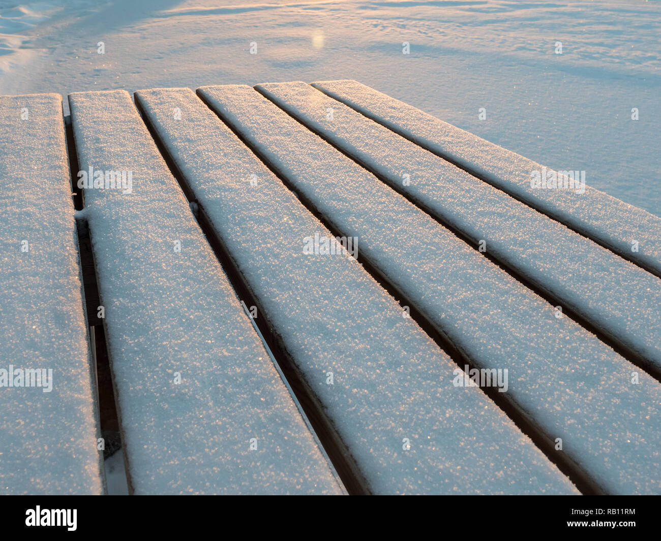 Dock in winter hi-res stock photography and images - Alamy