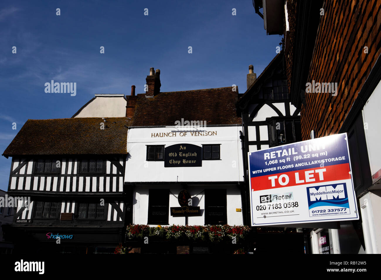 Vacant shopfront hi-res stock photography and images - Alamy