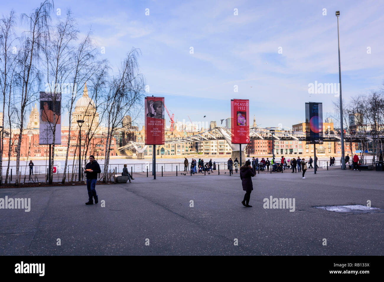 People walking outside Tate Modern, London, United Kingdom Stock Photo ...