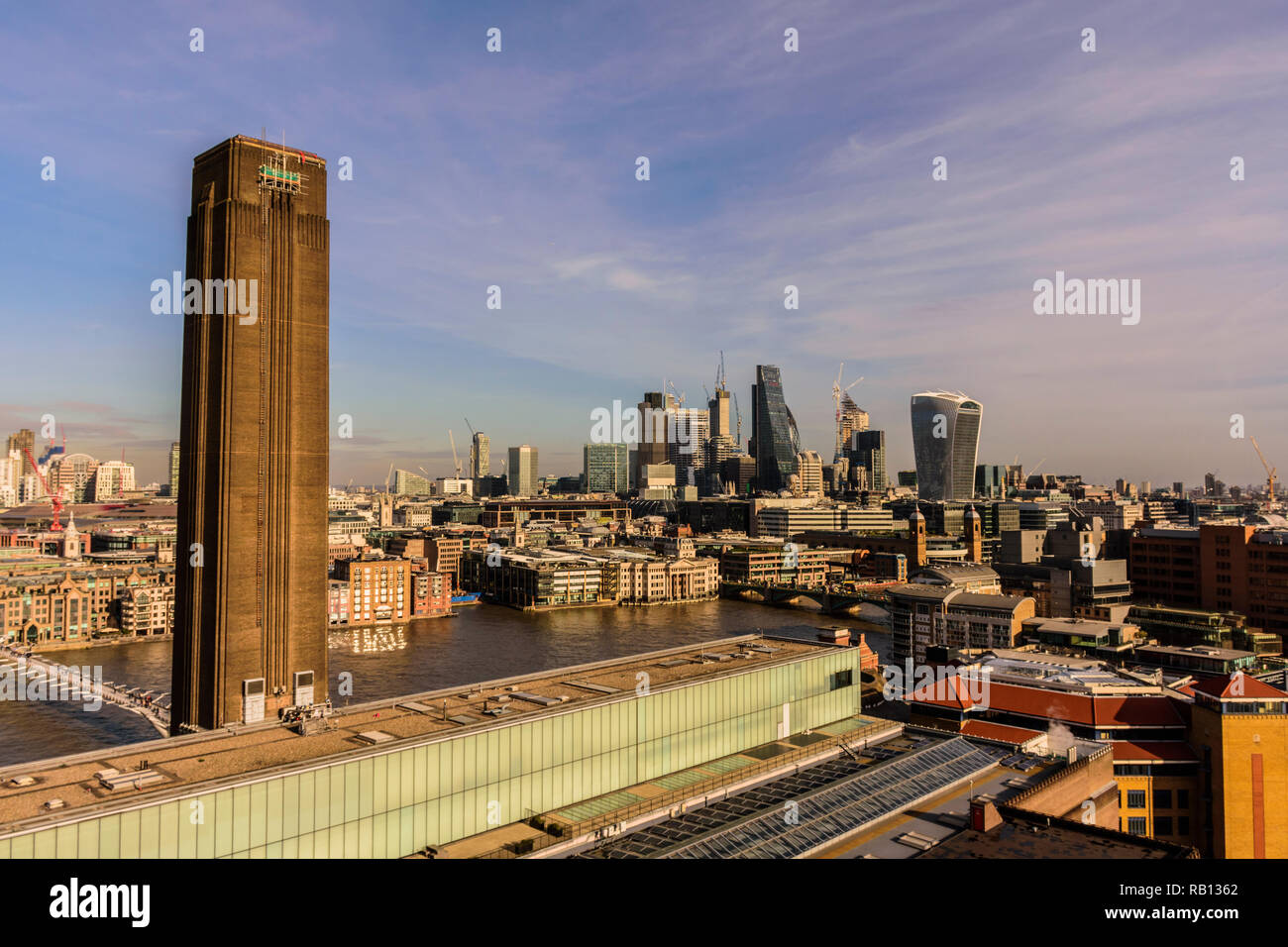 Tate modern exterior old hi-res stock photography and images - Alamy
