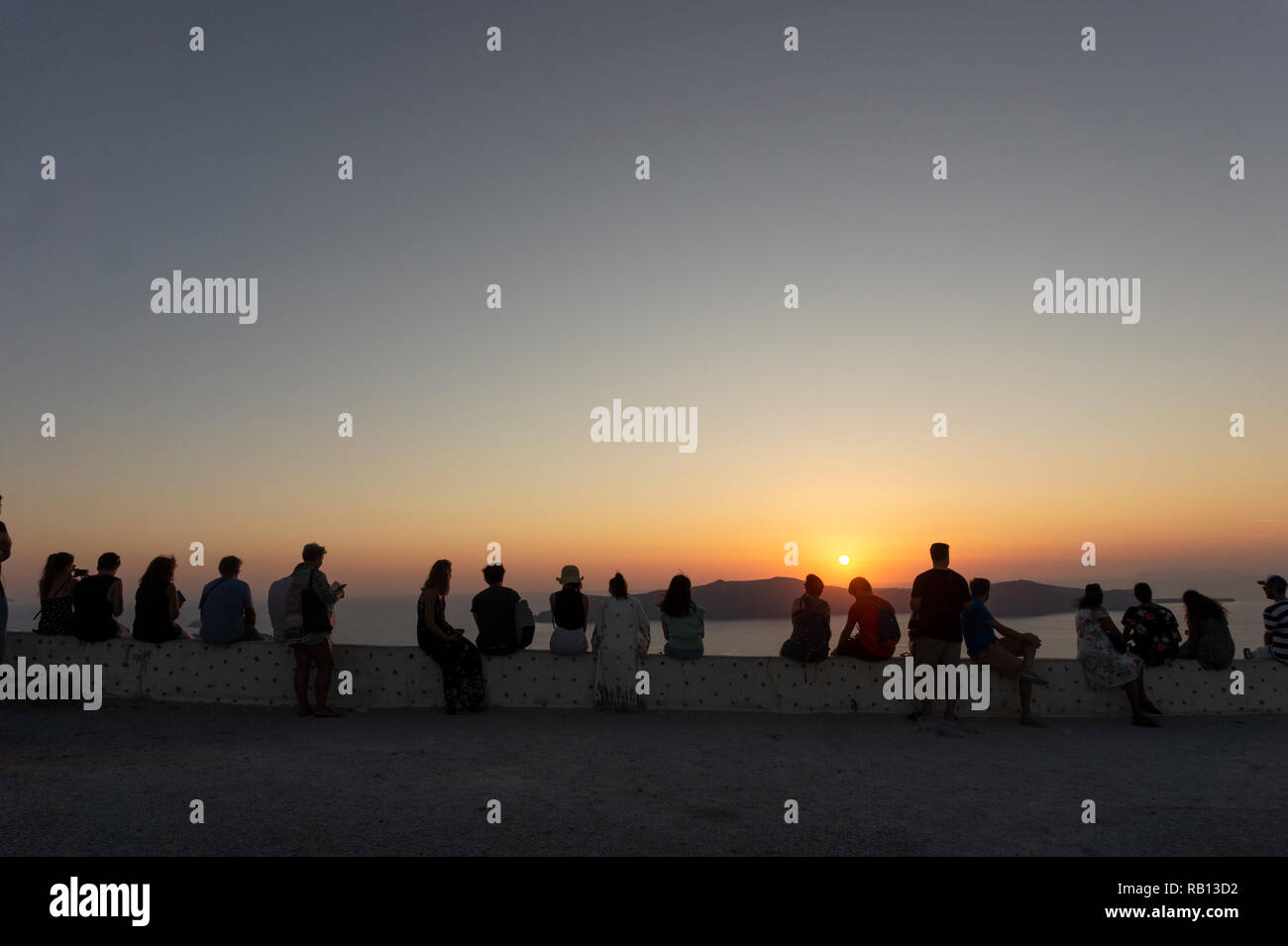 Group people watching beautiful hi-res stock photography and images - Alamy