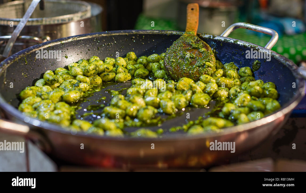 Upmarket food hall hi-res stock photography and images - Alamy