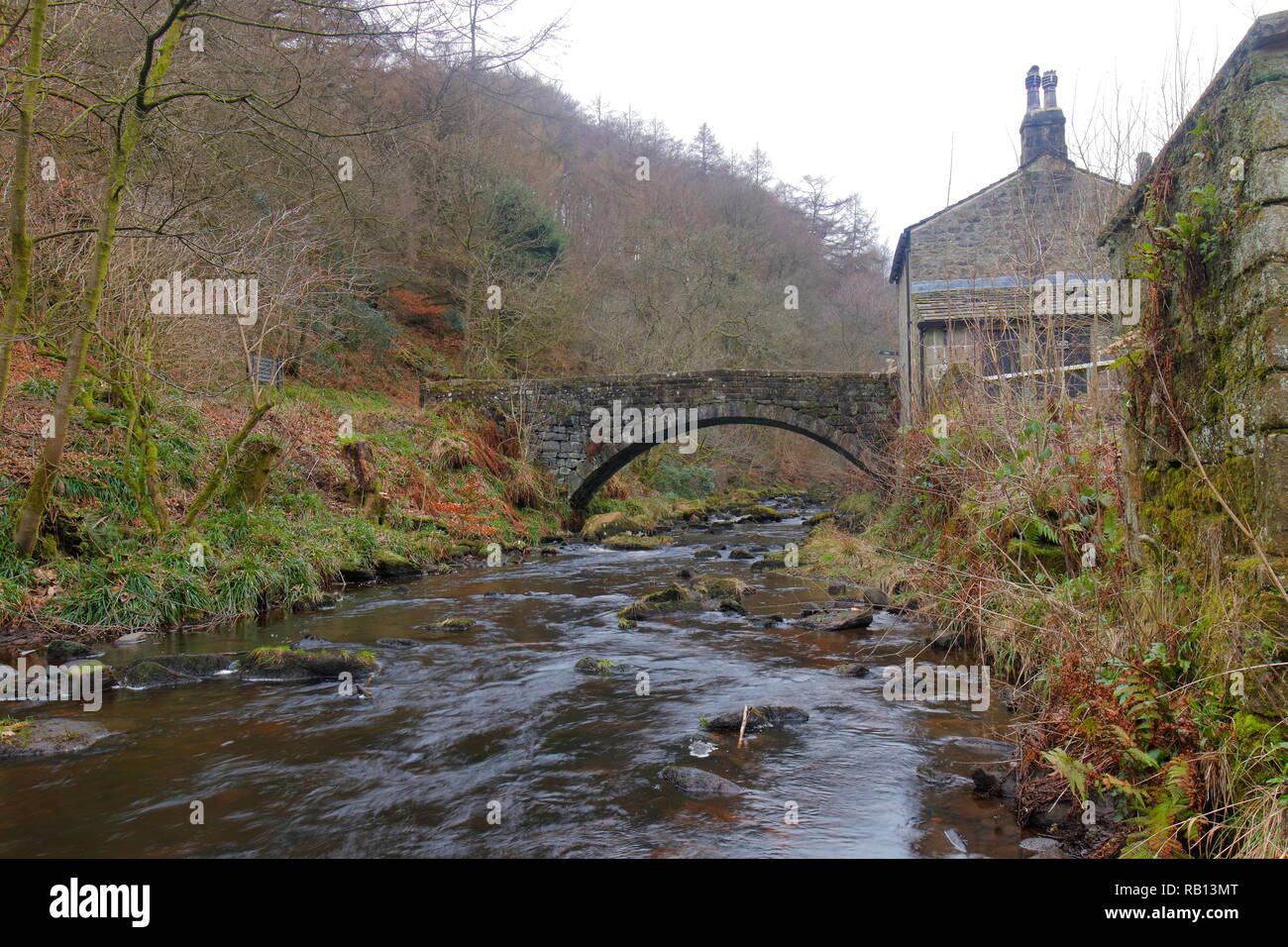 Victorian cotton mill yorkshire hi-res stock photography and images - Alamy