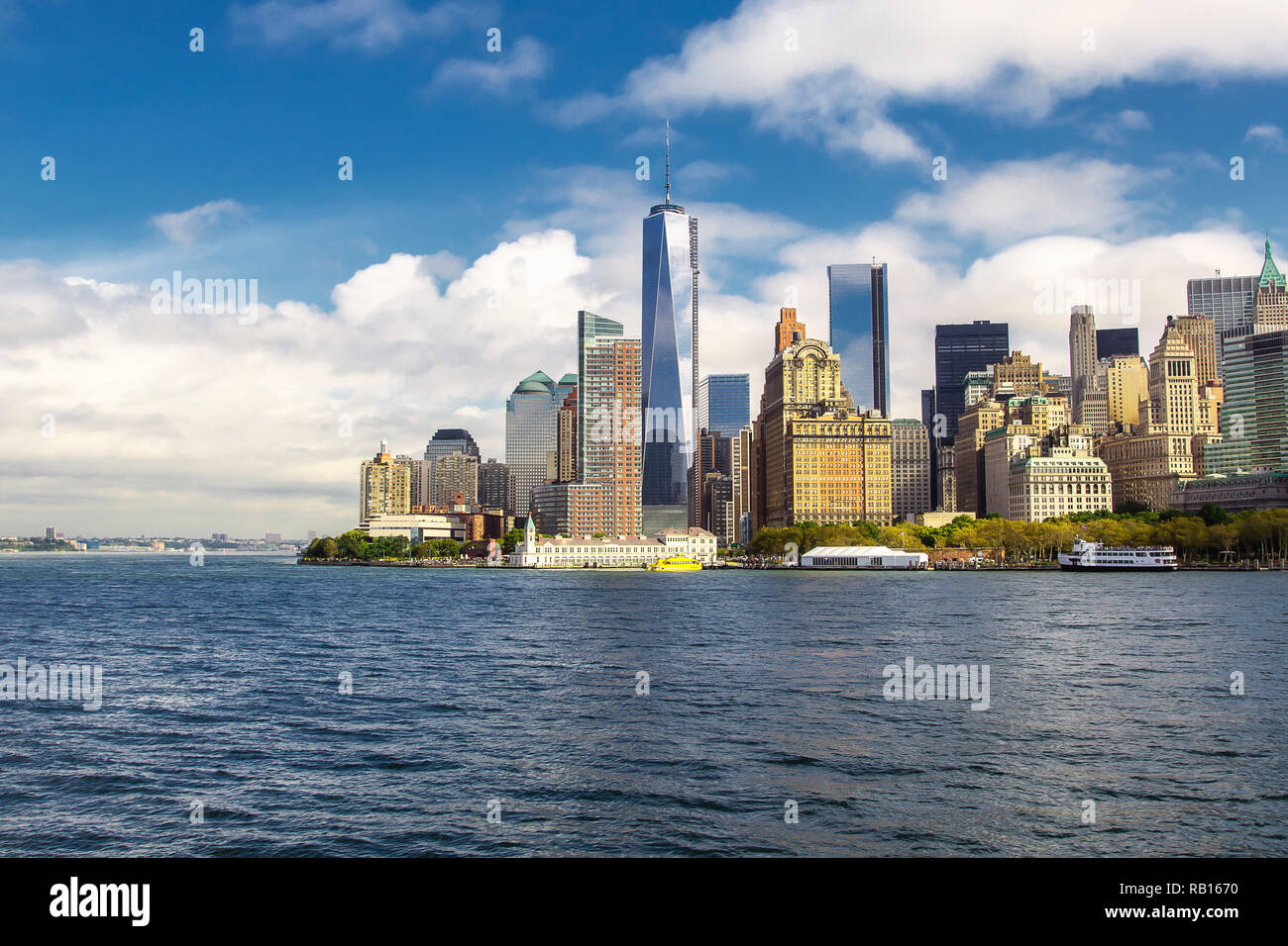 Lower manhattan skyline view hi-res stock photography and images - Alamy