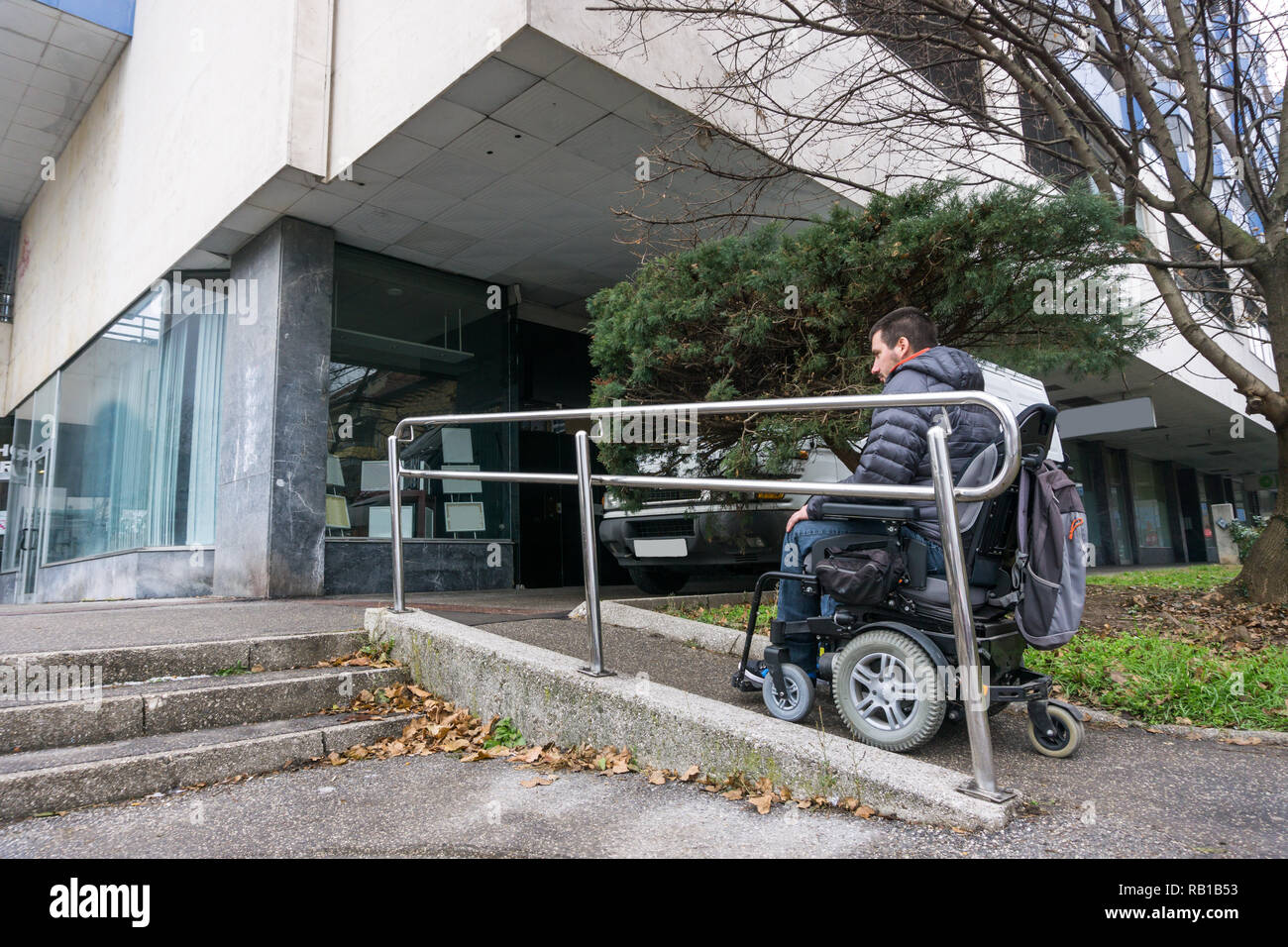 Wheelchair ramp home hi-res stock photography and images - Alamy