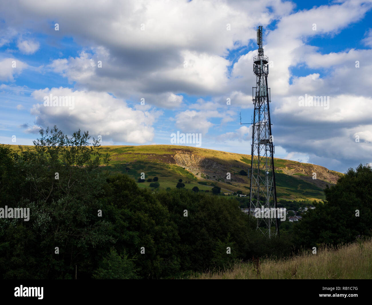 5g telephone mobile radio mast uk hi-res stock photography and images ...