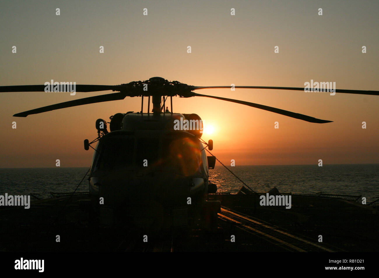 Military helicopter deployment hi-res stock photography and images - Alamy