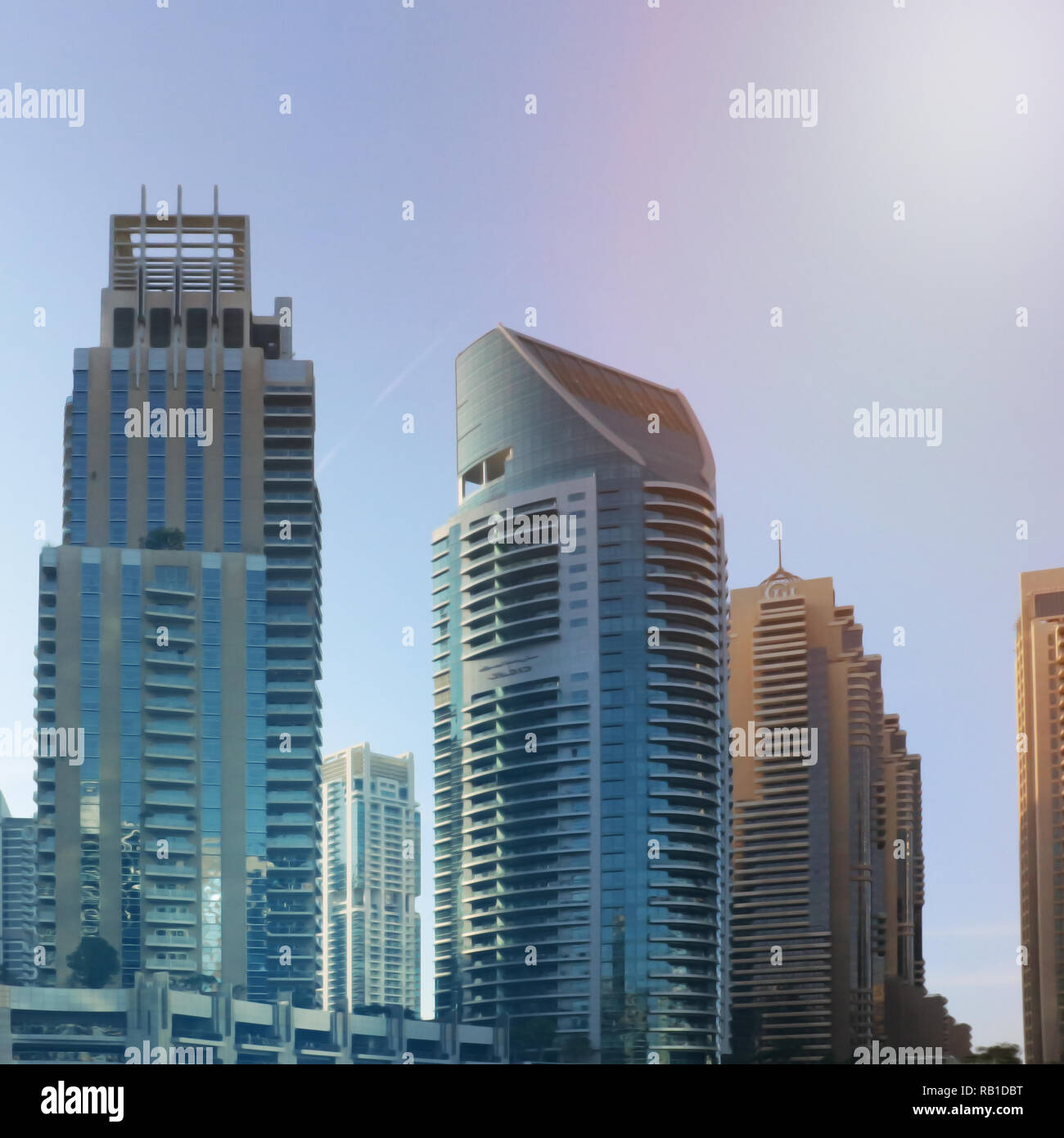 Modern city skyline hi-res stock photography and images - Alamy