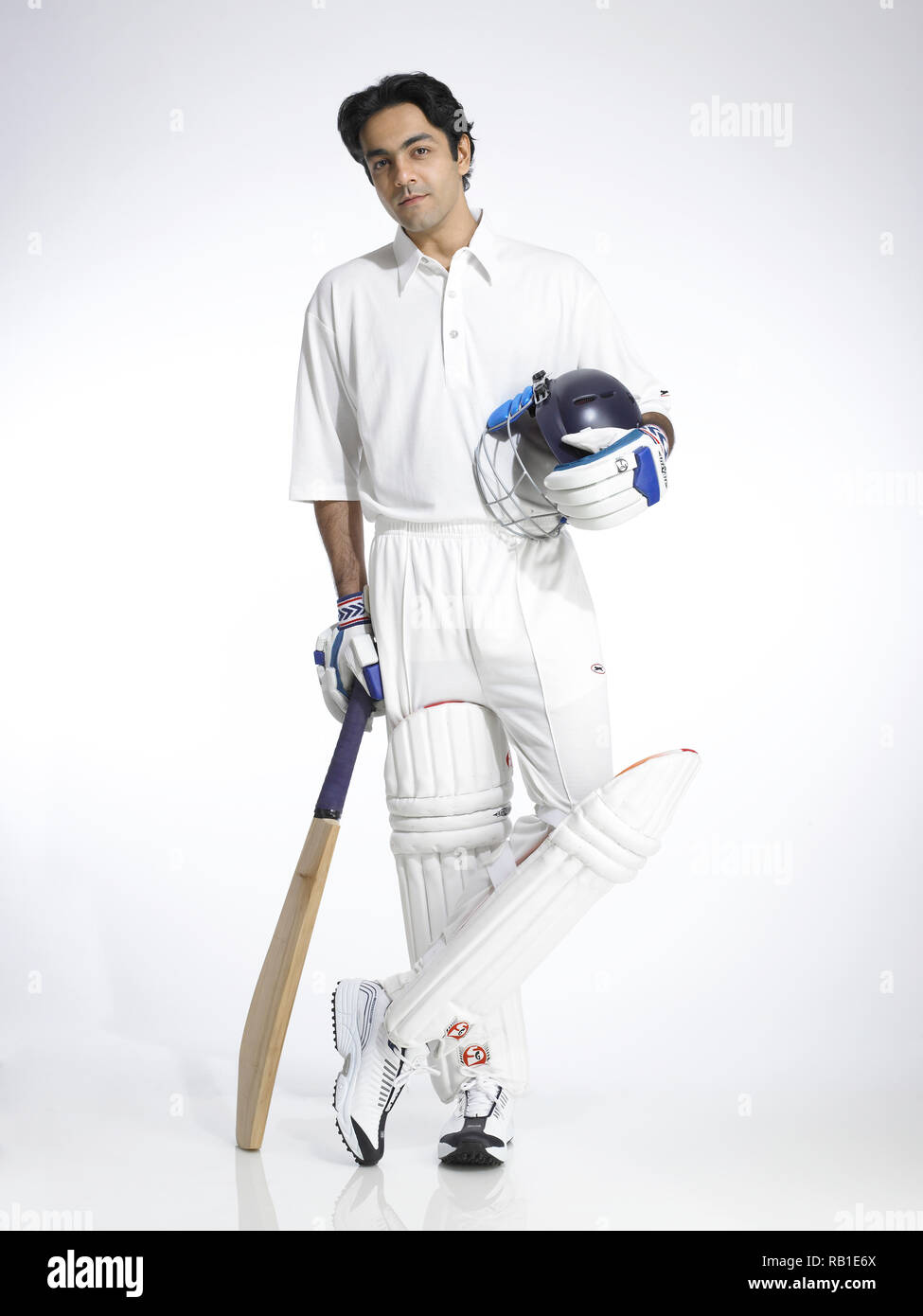 PORTRAIT OF MAN IN CRICKET GEAR Stock Photo - Alamy