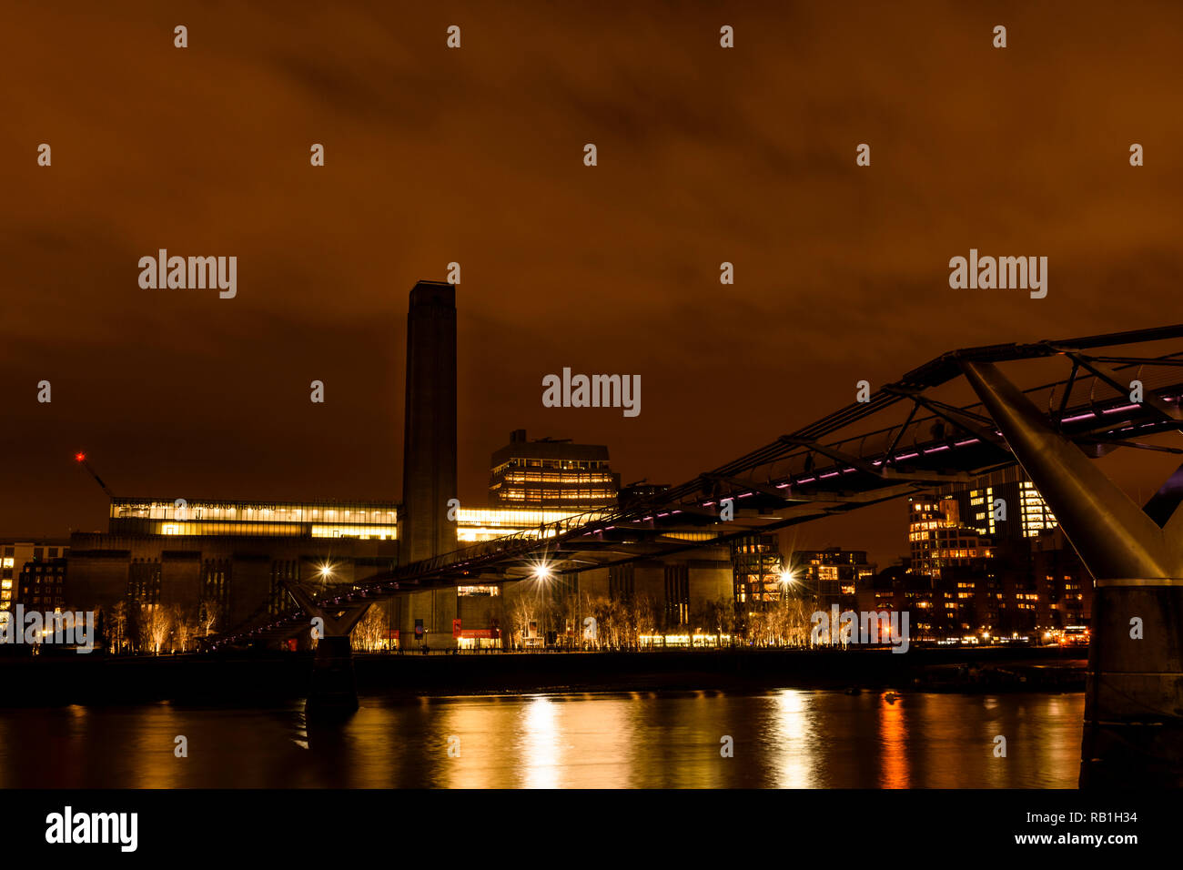 Tate Modern and Millennium Bridge at Night, London, UK Stock Photo - Alamy