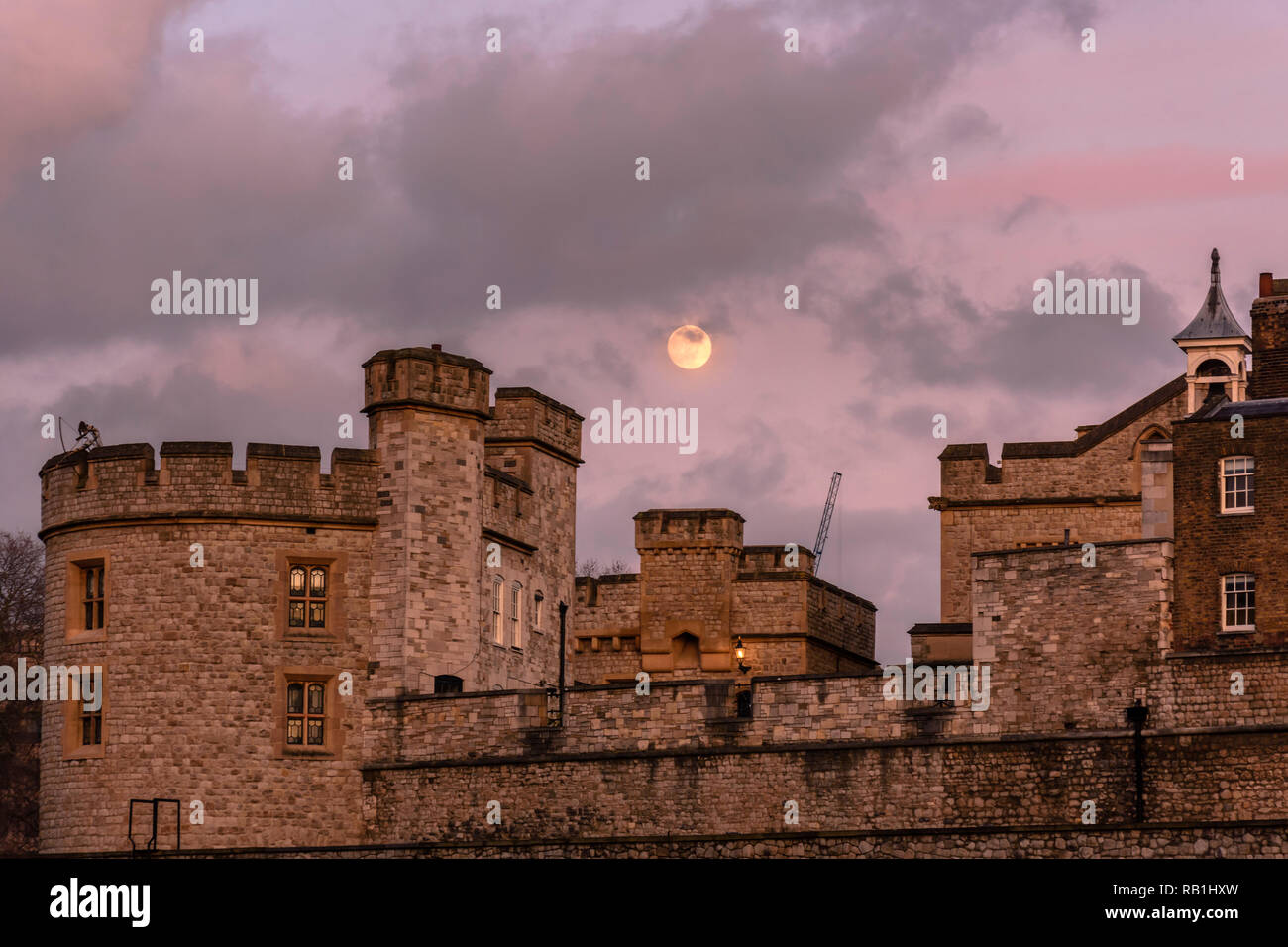 Full moon at Tower of London Stock Photo - Alamy
