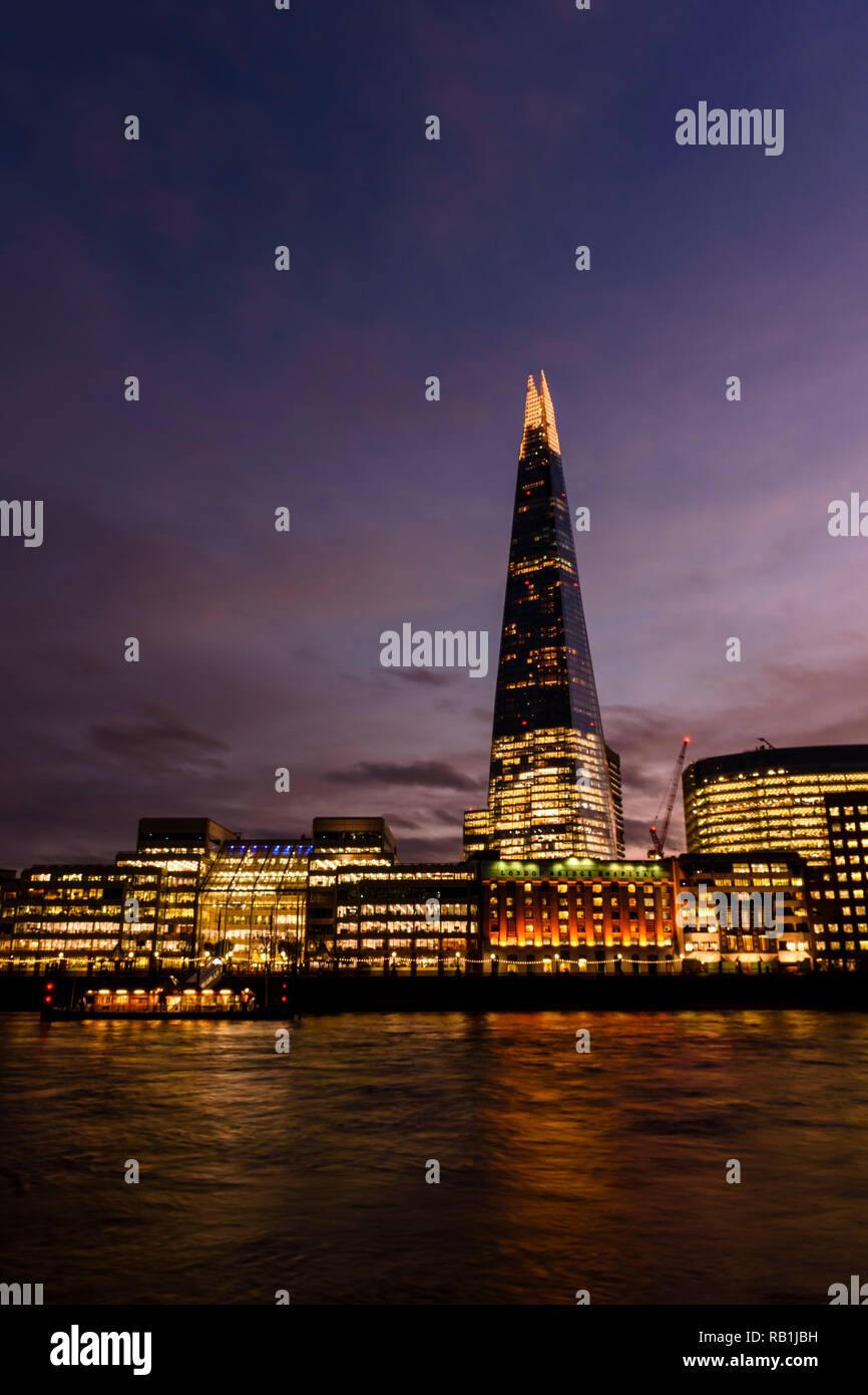 London skyline at night Stock Photo - Alamy