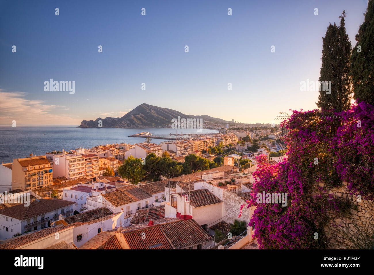Purple sky sun before sunset hi-res stock photography and images - Alamy