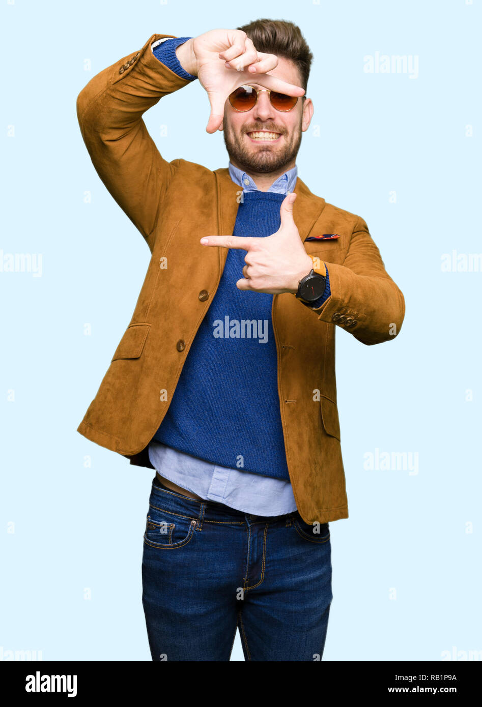 Full body framing hi-res stock photography and images - Alamy