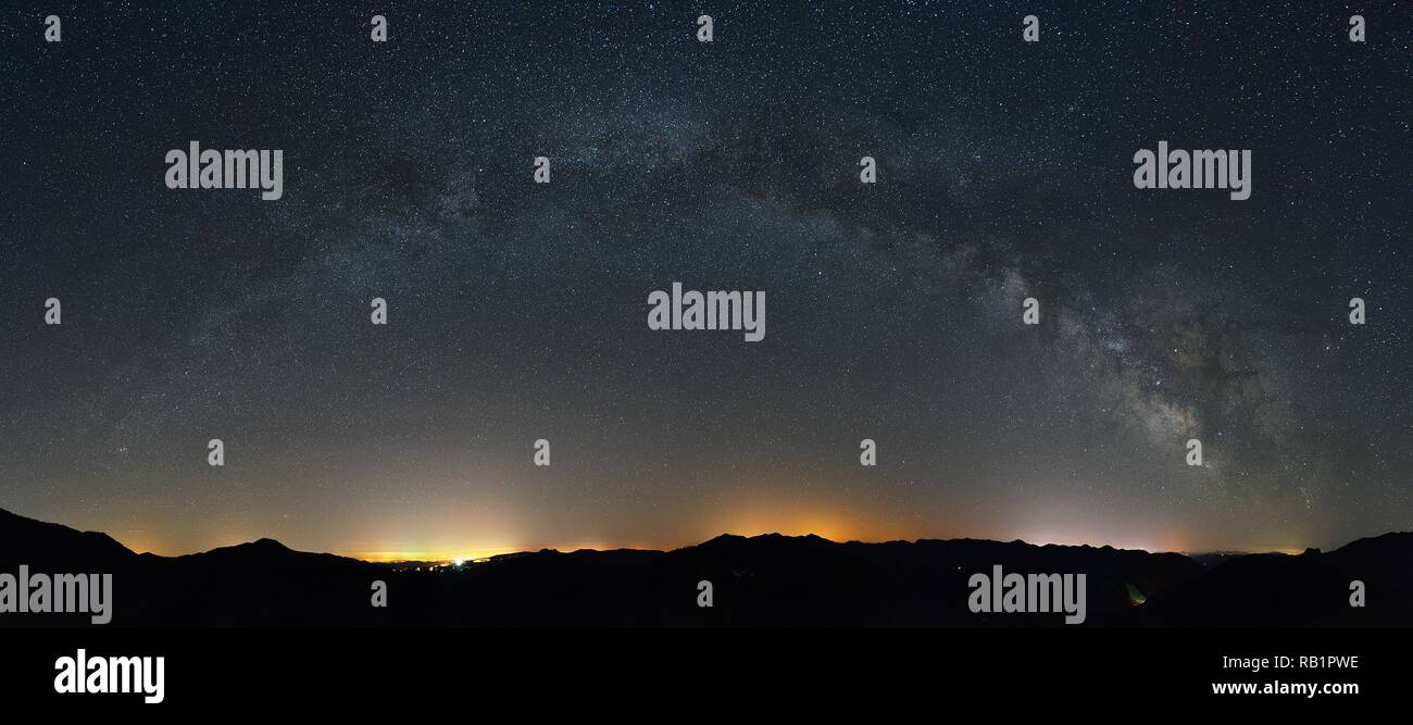 Arc of milky way Stock Photo - Alamy