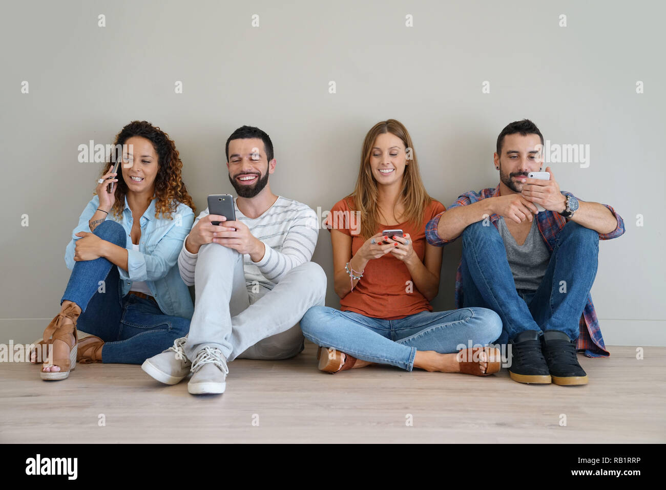 Sitted group hi-res stock photography and images - Alamy