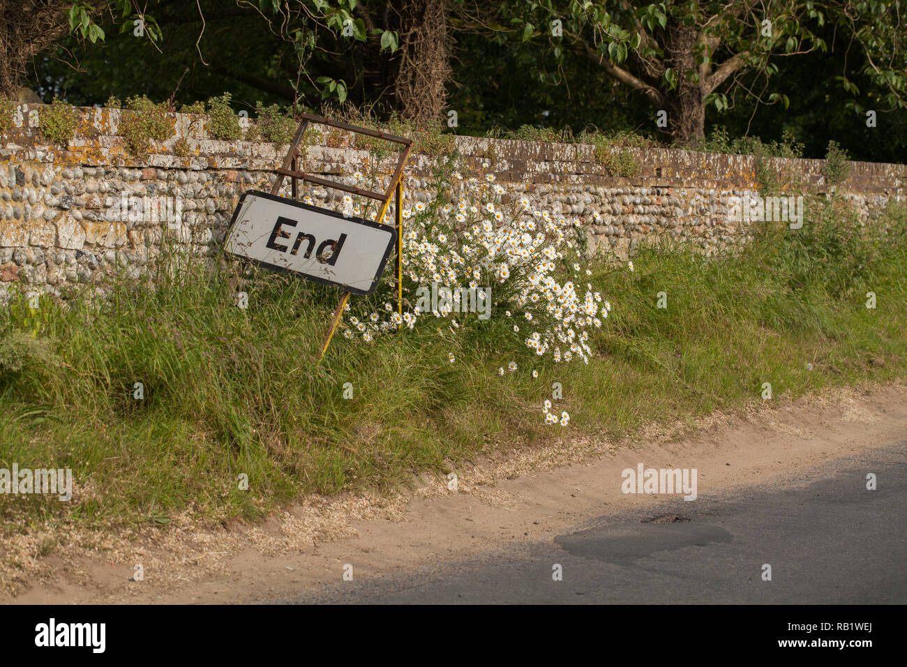 East anglia flint stone hi-res stock photography and images - Alamy