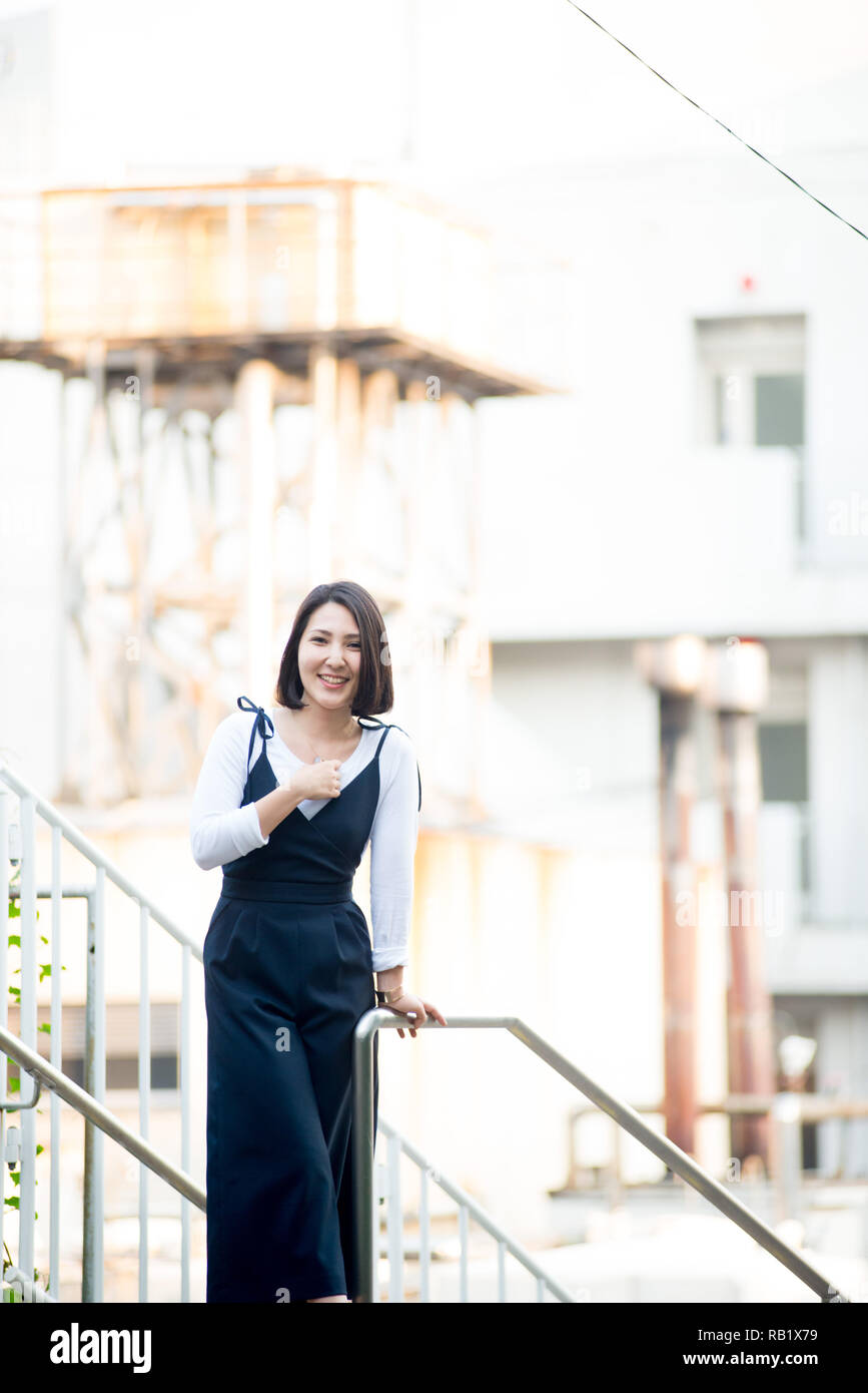 Beautiful japanese girl in jeans hi-res stock photography and images ...