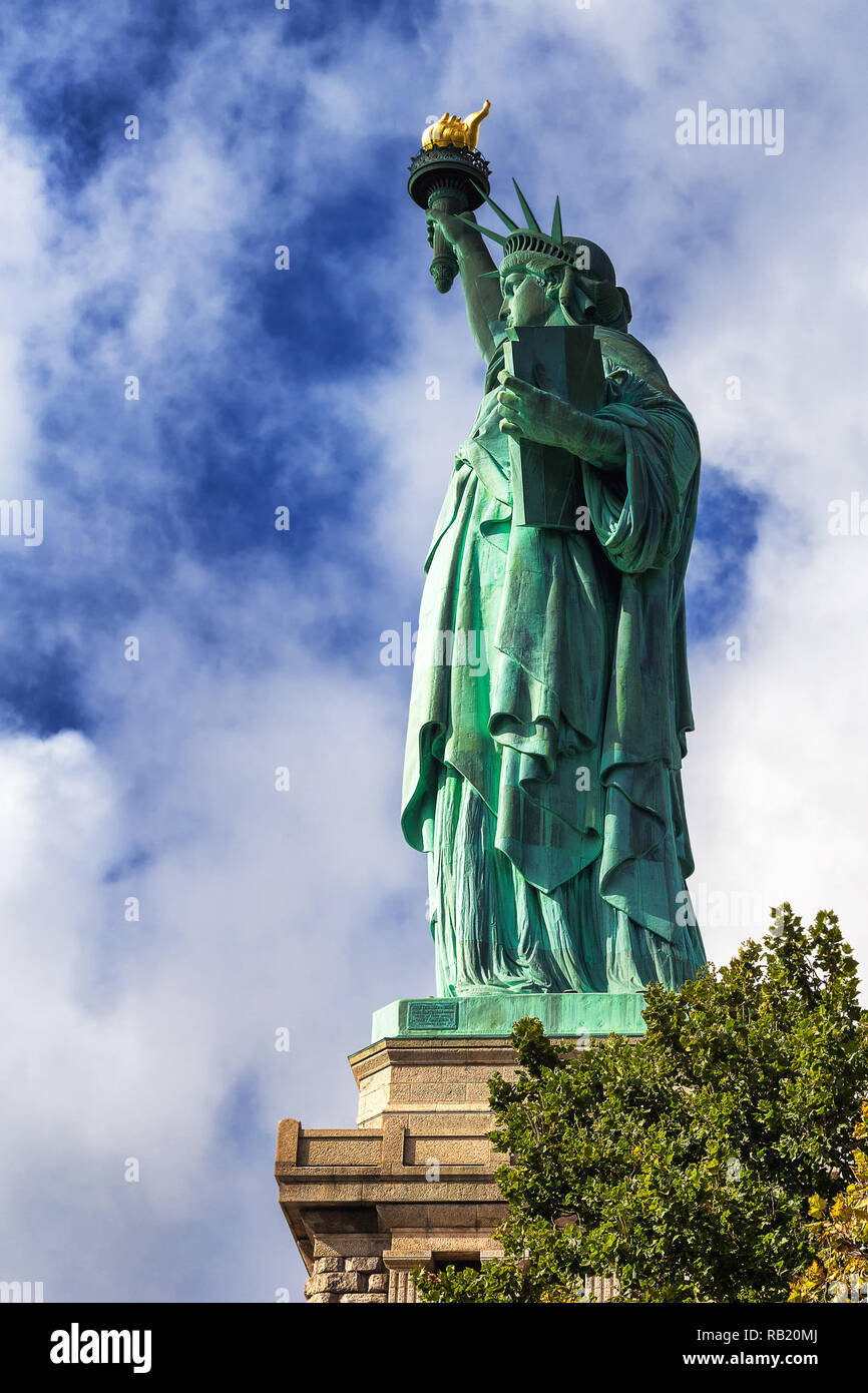 Side view of Statue of Liberty in New York Stock Photo - Alamy